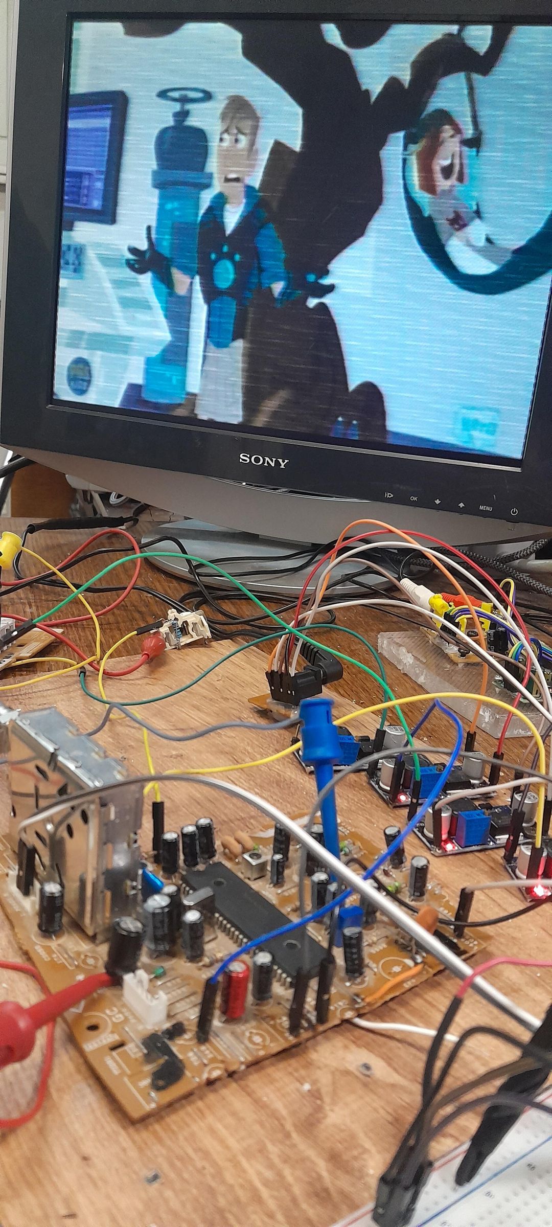 IX3253CE As FM Radio and Video Output : 4 Steps - Instructables