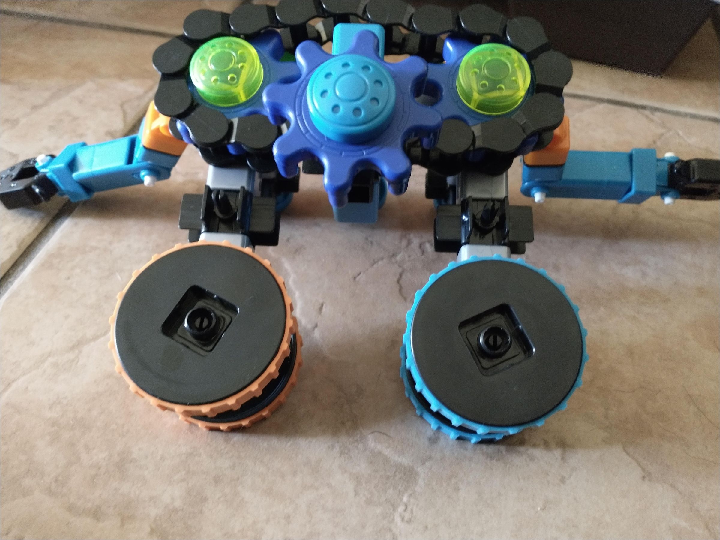 Robot With G-"ears" and Propeller and Gear-eyes in 5 Steps (with ...