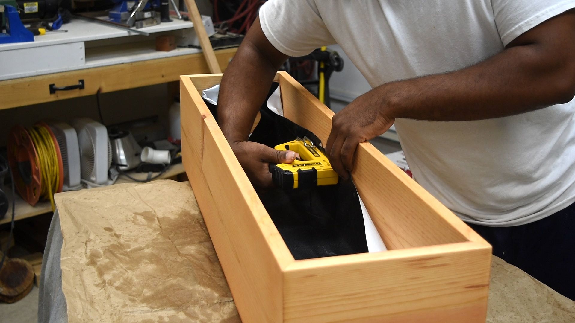 HOW TO MAKE a RAISED PLANTER BOX : 6 Steps (with Pictures) - Instructables