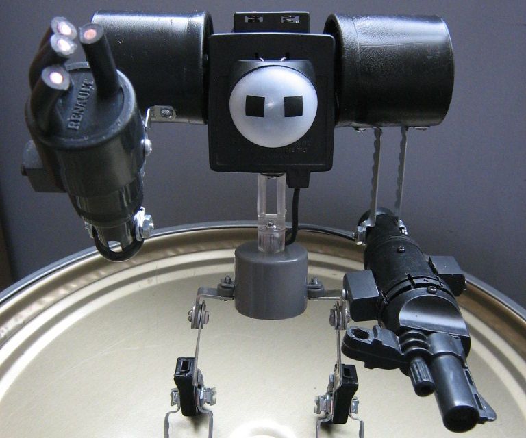 Construye Un Vibrobot De Batalla (reutilizando Basura Plástica Y Metálica) : 8 Steps (with ...