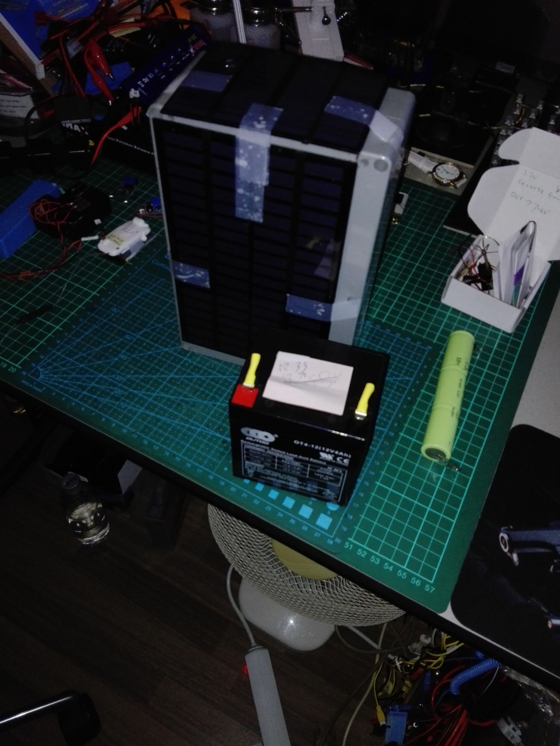 EASY Solar Charging Power Bank : 5 Steps (with Pictures) - Instructables