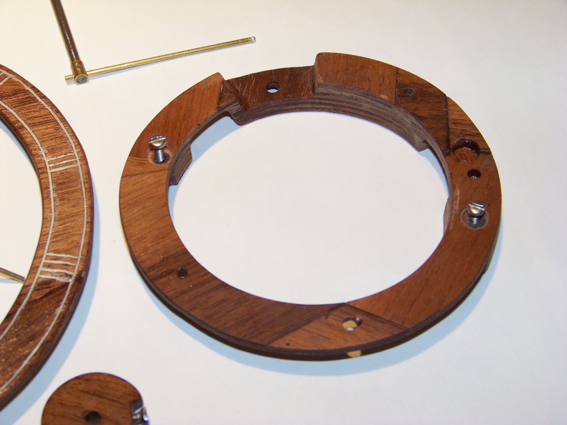 Wooden Gear Banjo Clock : 10 Steps (with Pictures) - Instructables