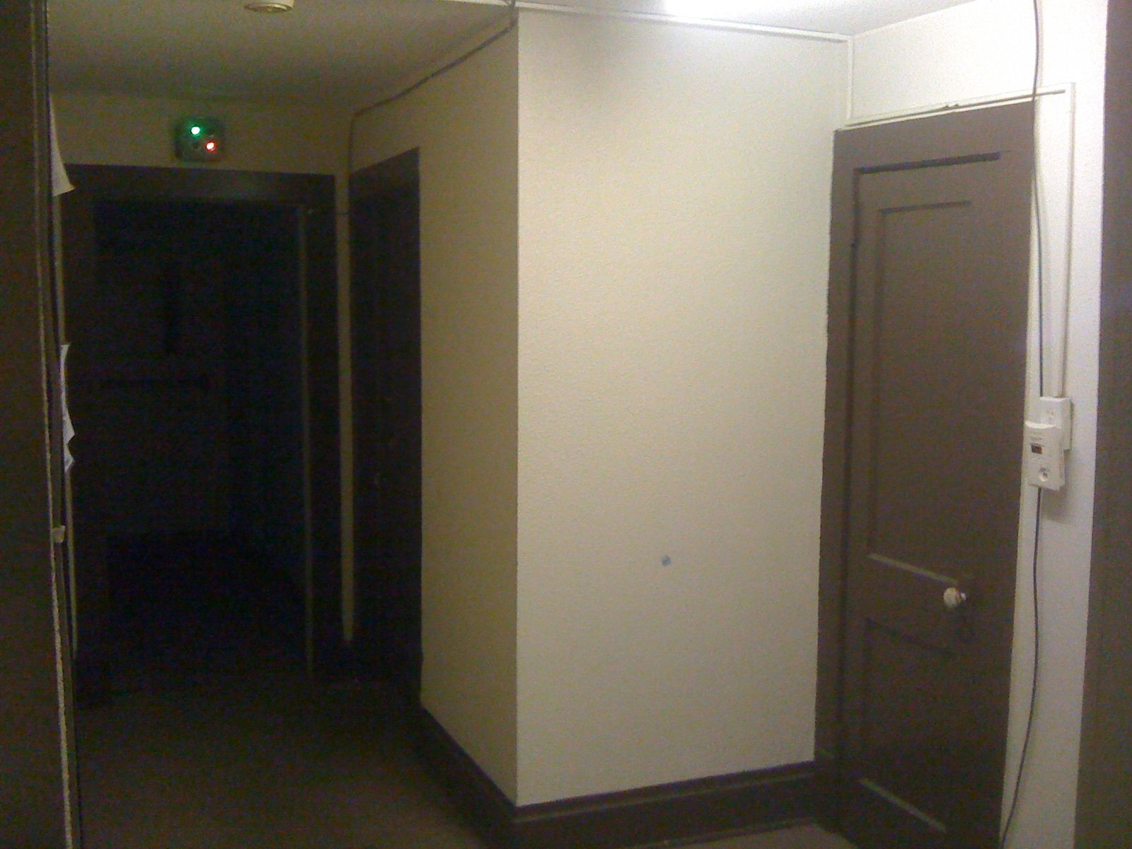 Bathroom Status Indicator Lights and Automatic Switch : 4 Steps (with ...