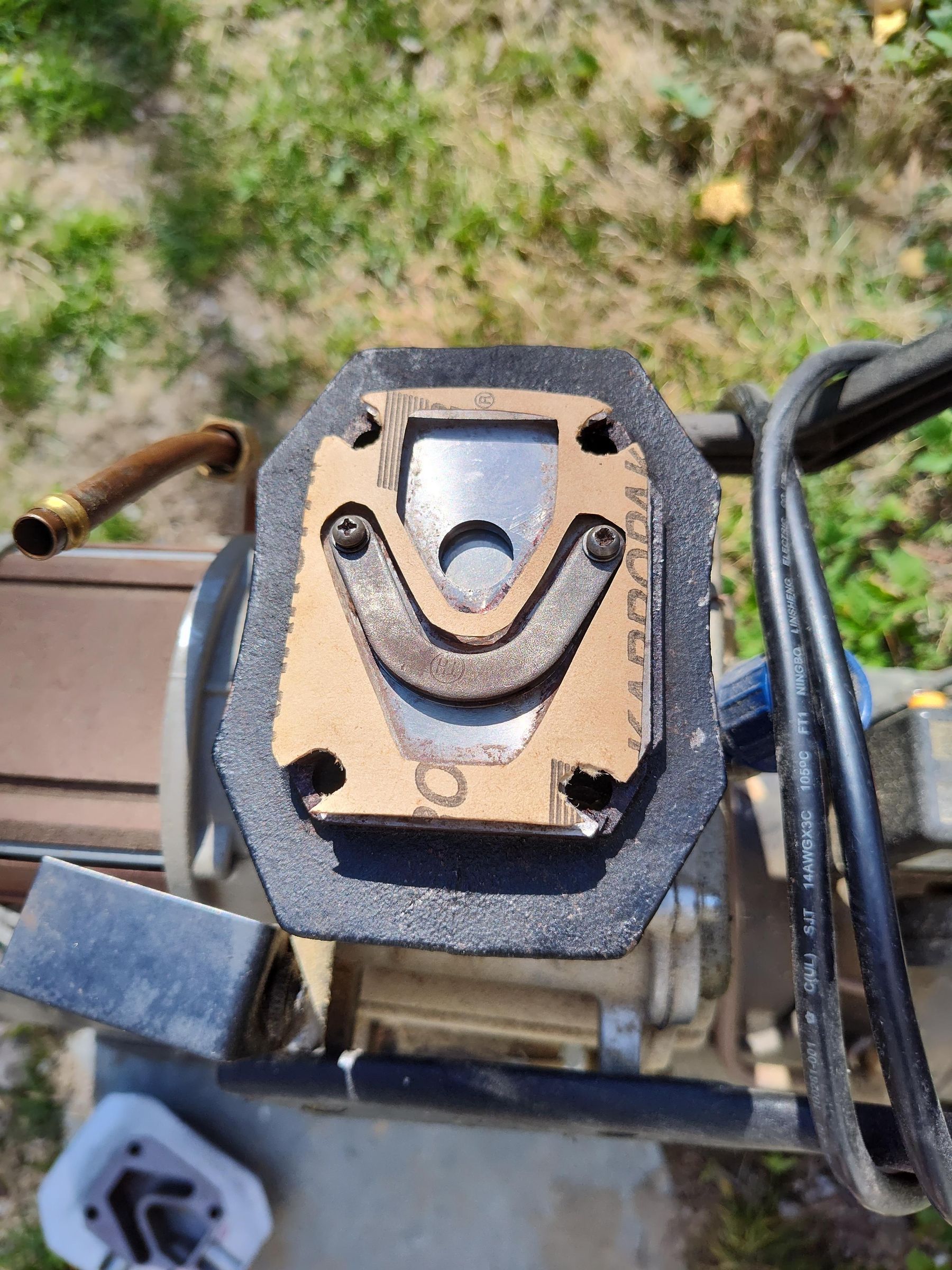 Repair a Blown Compressor Head Gasket : 7 Steps - Instructables