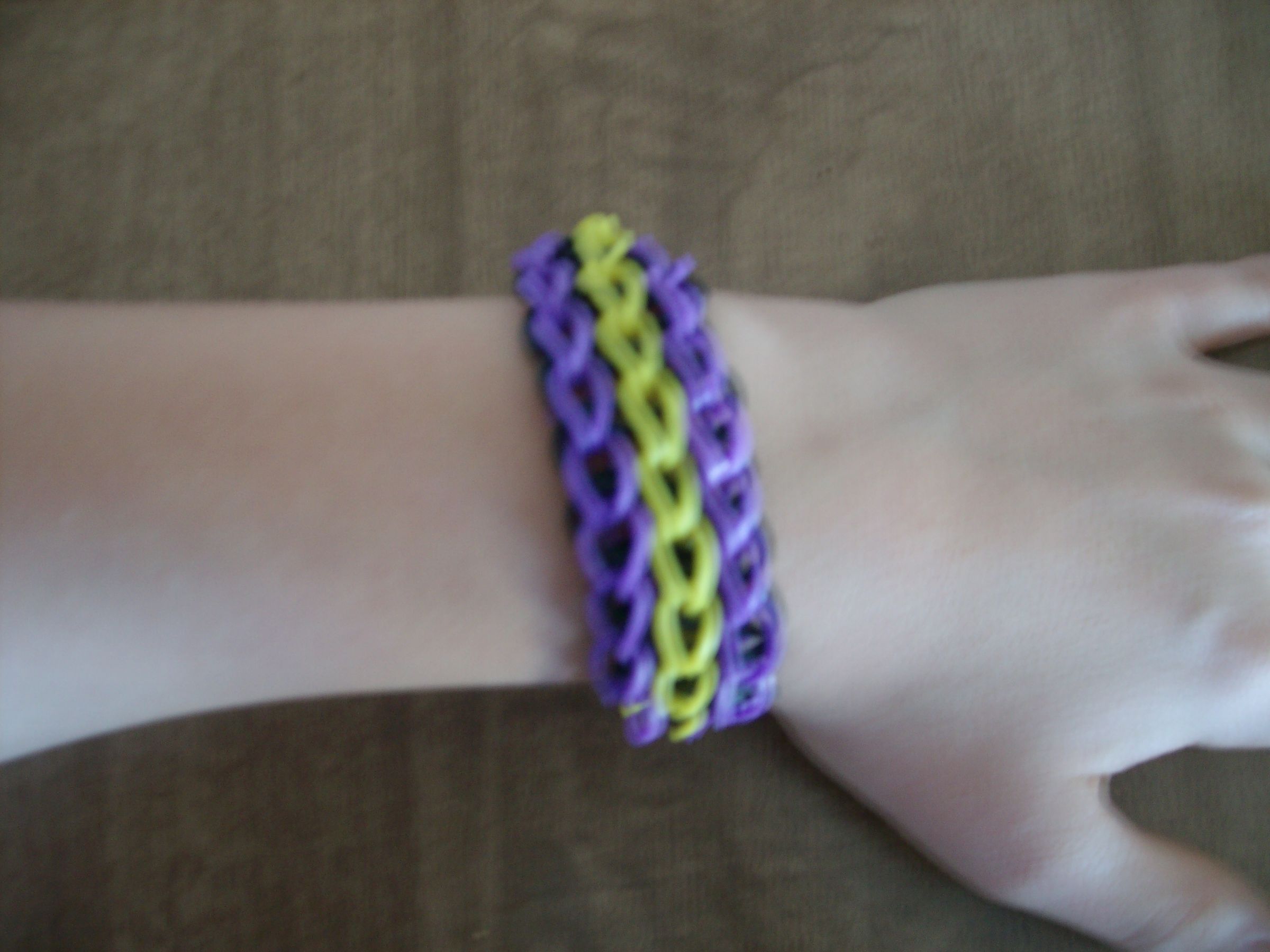 Triple-Single Bracelet : 9 Steps - Instructables