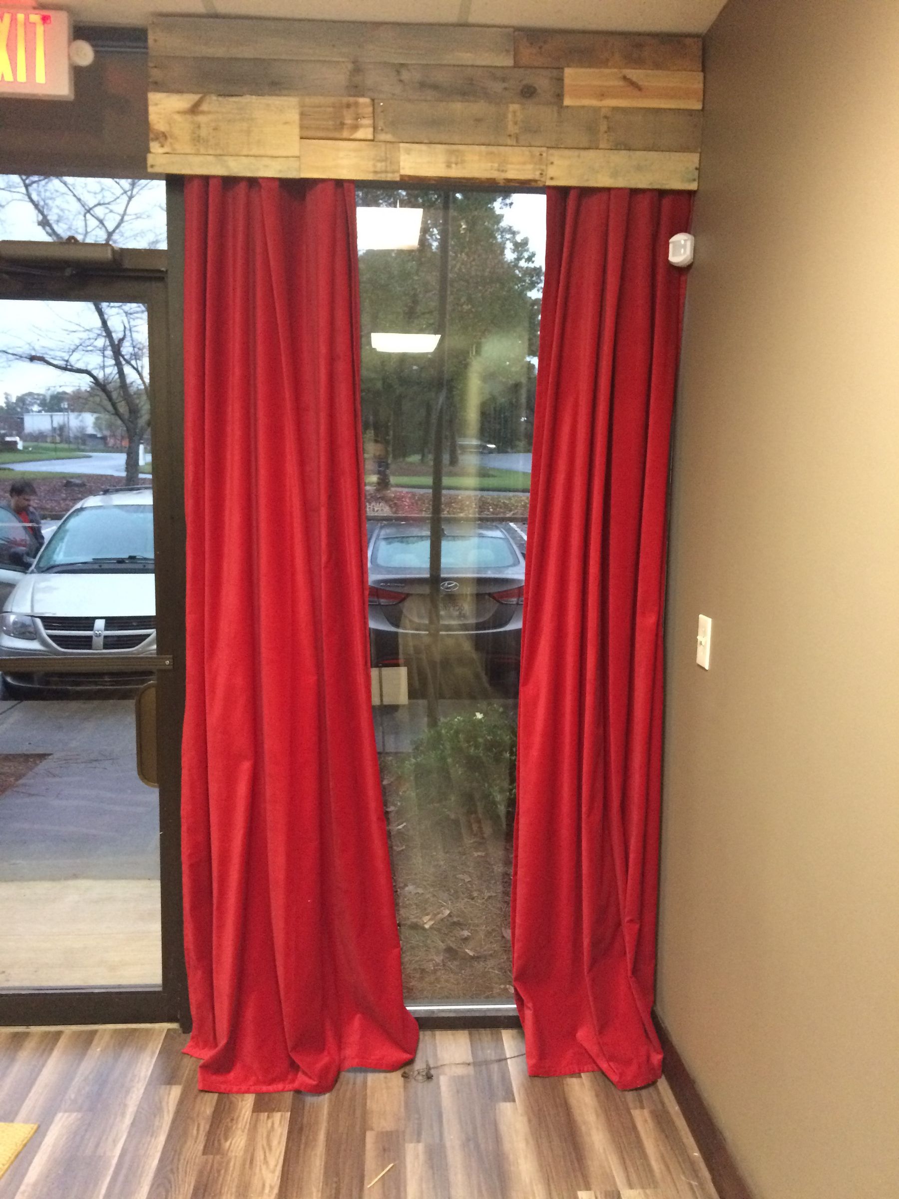 Rustic Pallet Wood Valences : 6 Steps (with Pictures) - Instructables