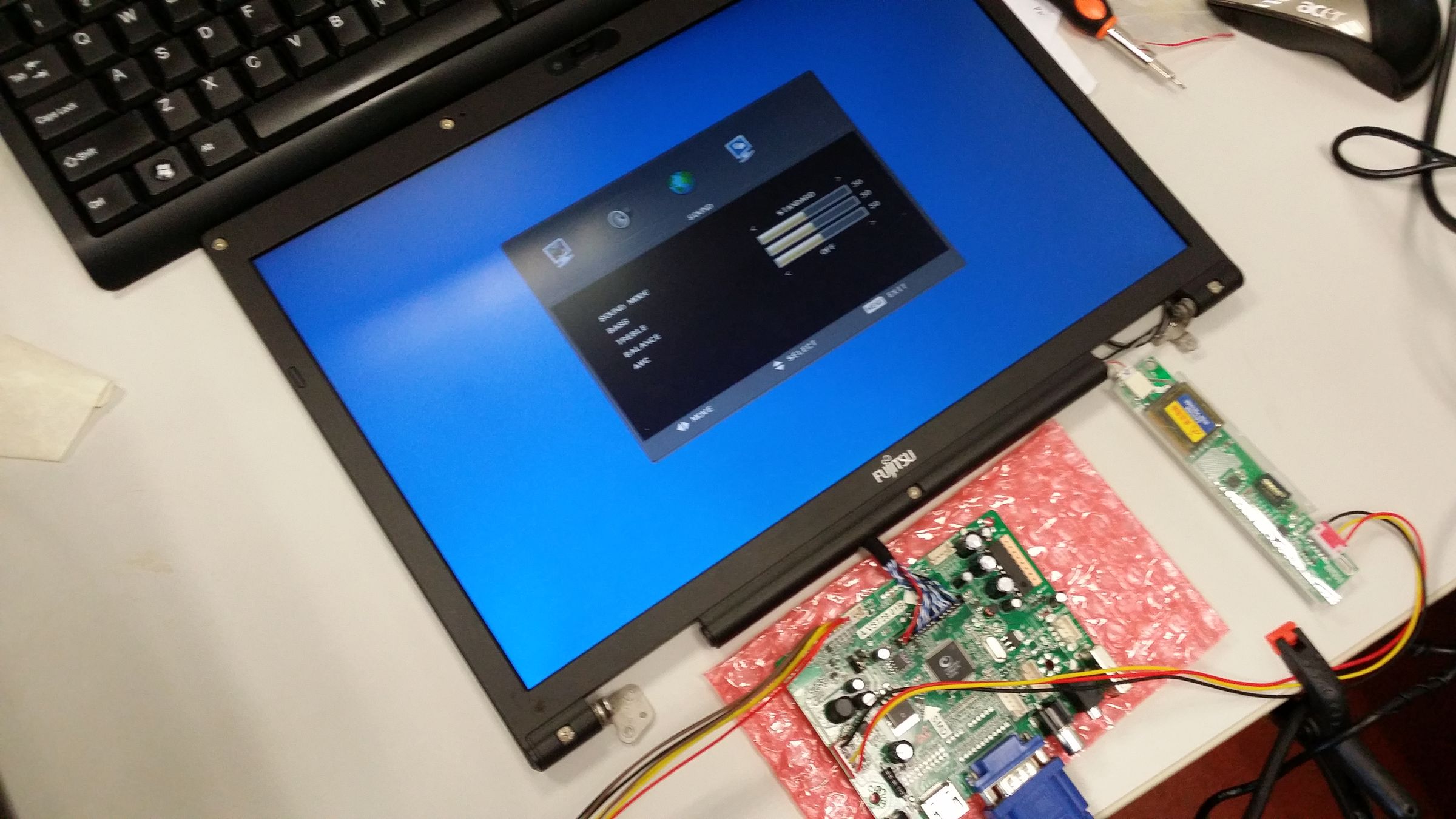 How to Re-purpose Dead Laptop's LCD : 4 Steps - Instructables