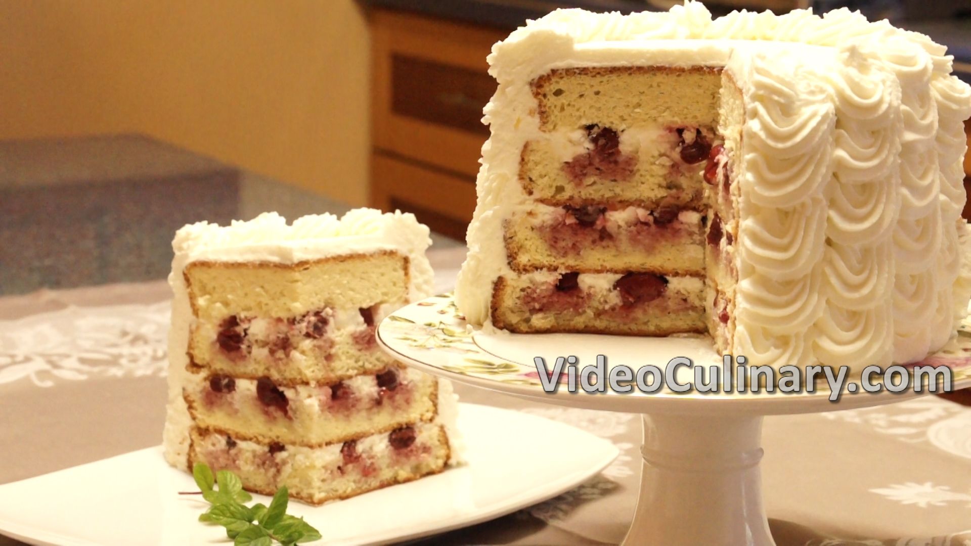 White Cake With Cherry Filling Recipe : 14 Steps - Instructables