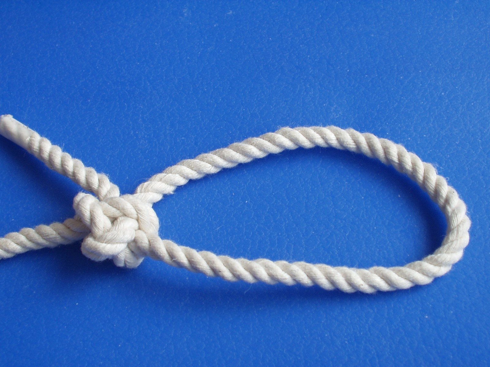 Slide and Lock Loop : 6 Steps - Instructables