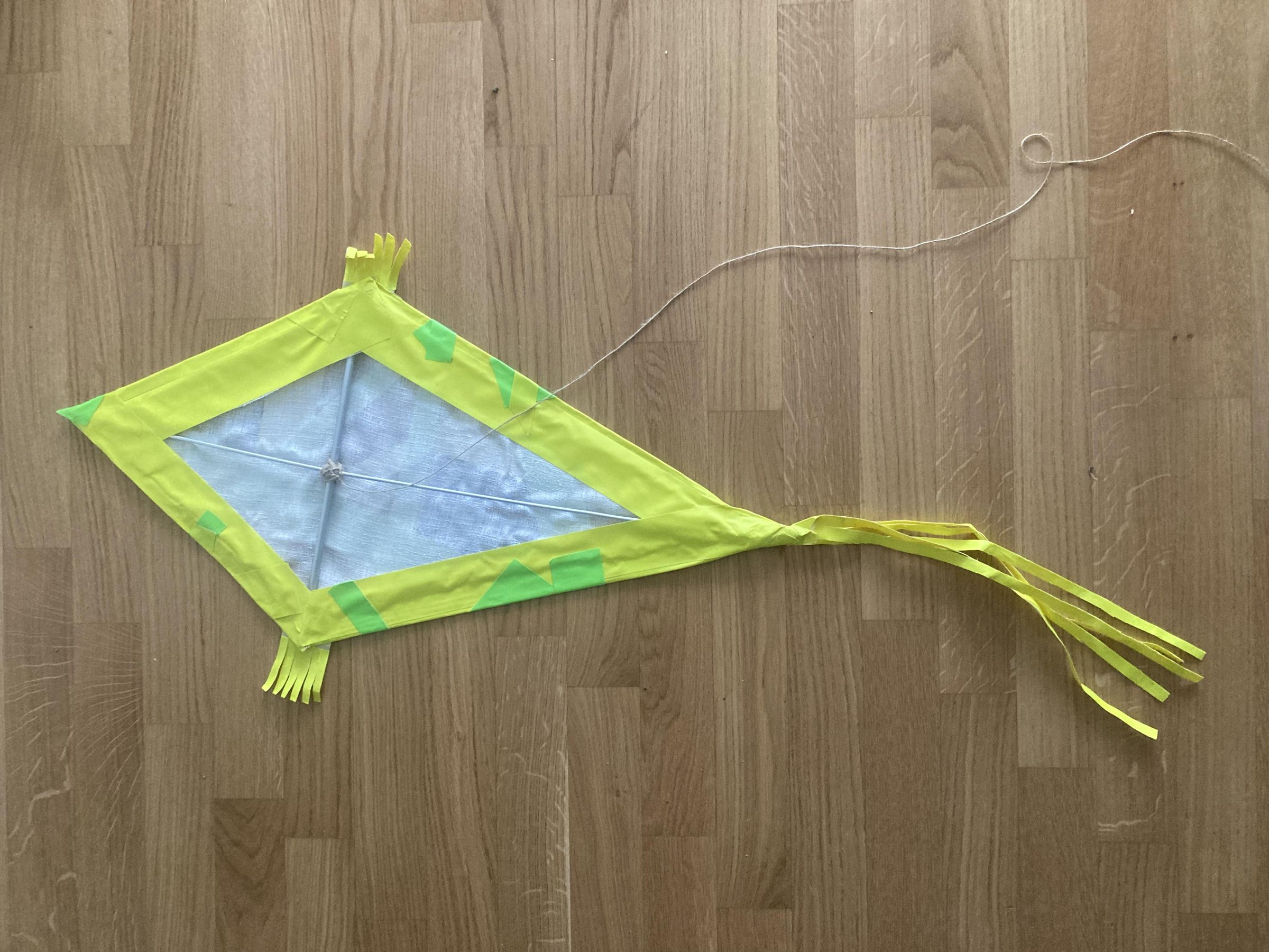 Tape-Art-Kite : 5 Steps - Instructables
