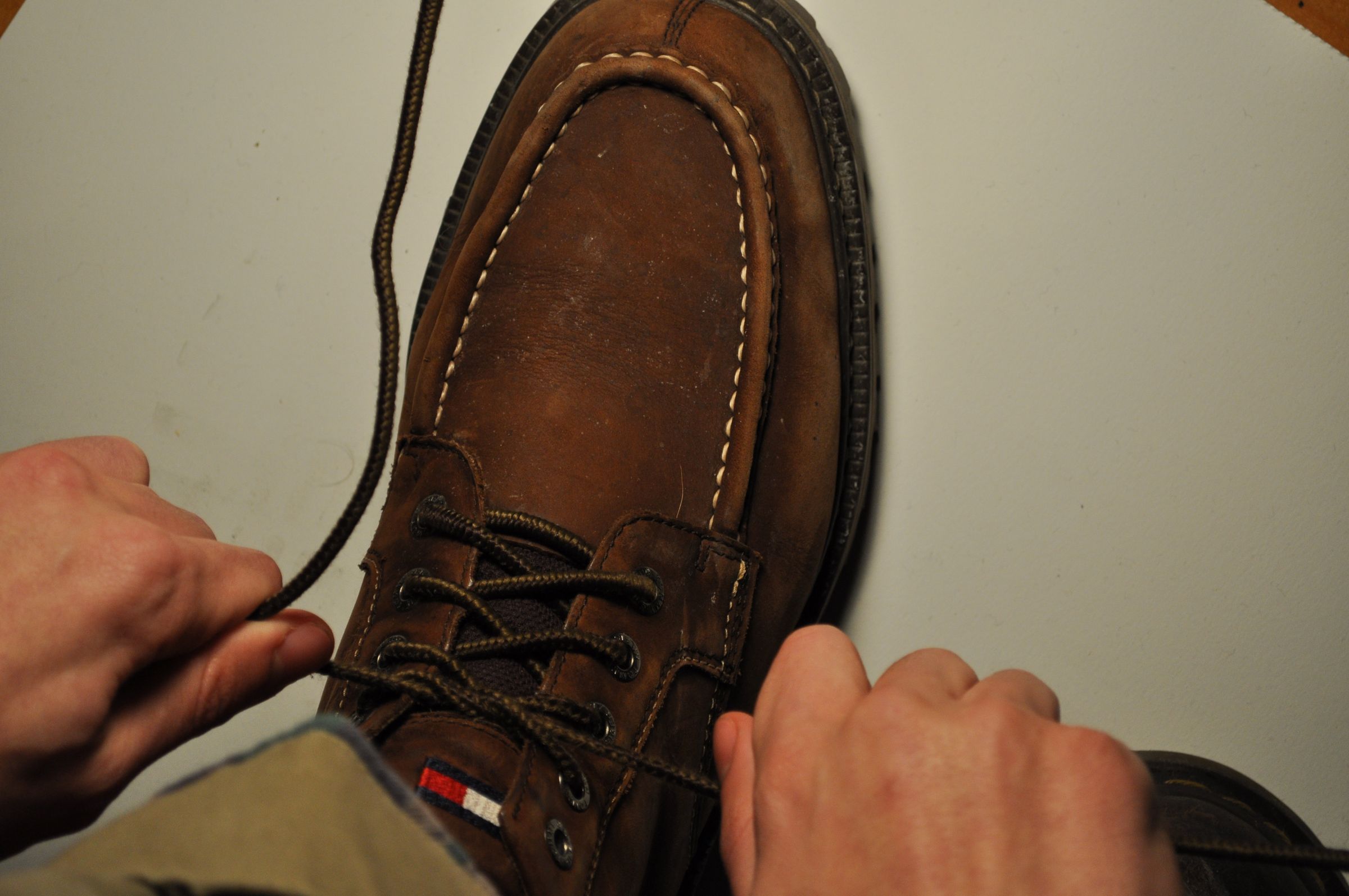 Double-knot Shoe Tying in a Flash : 7 Steps - Instructables