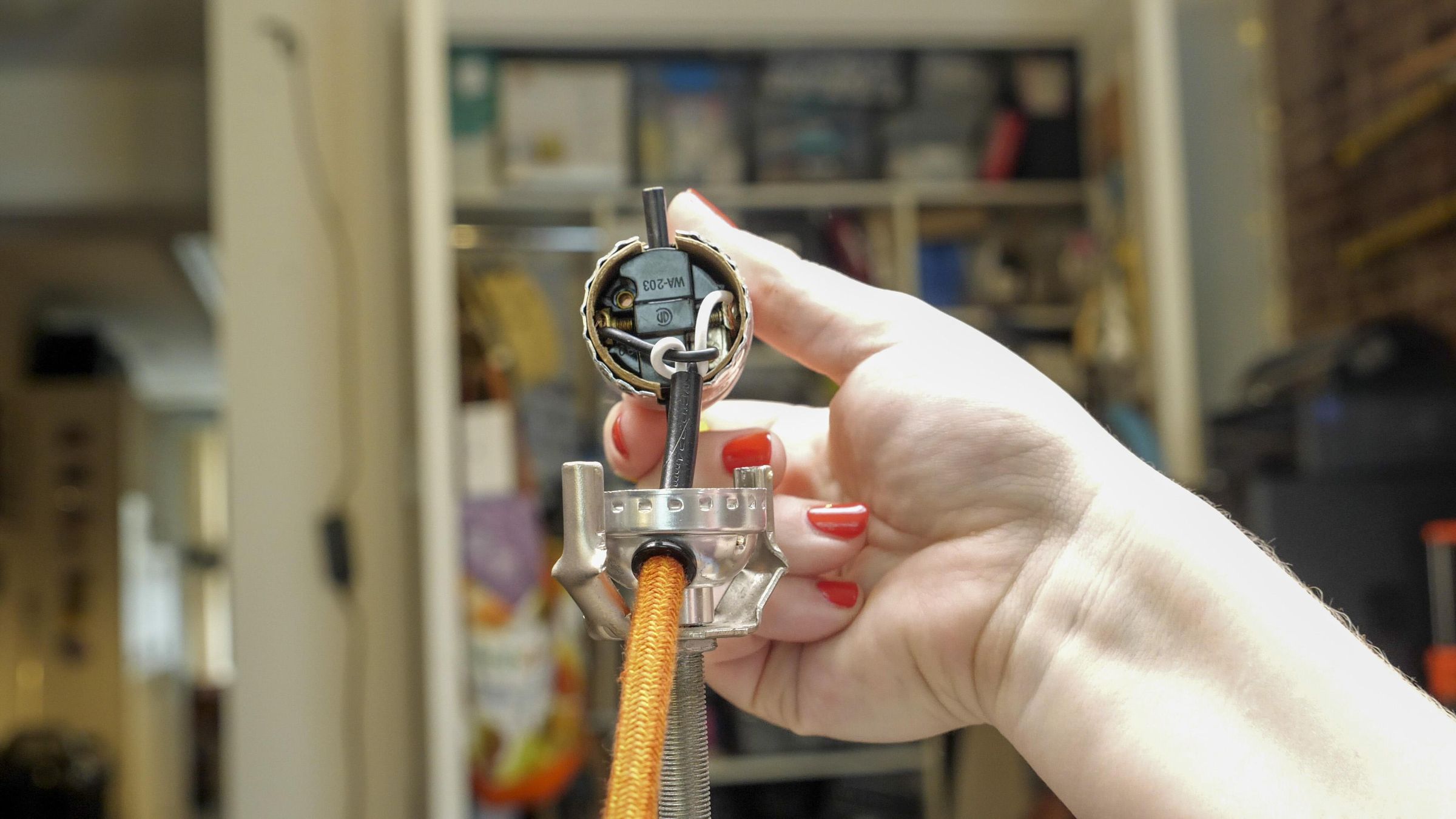How to Rewire a Vintage Lamp : 5 Steps (with Pictures) - Instructables