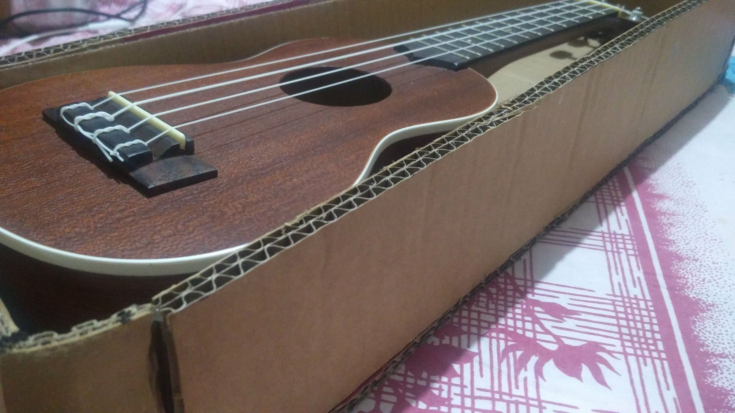 The Cardboard Ukulele Case : 10 Steps (with Pictures) - Instructables