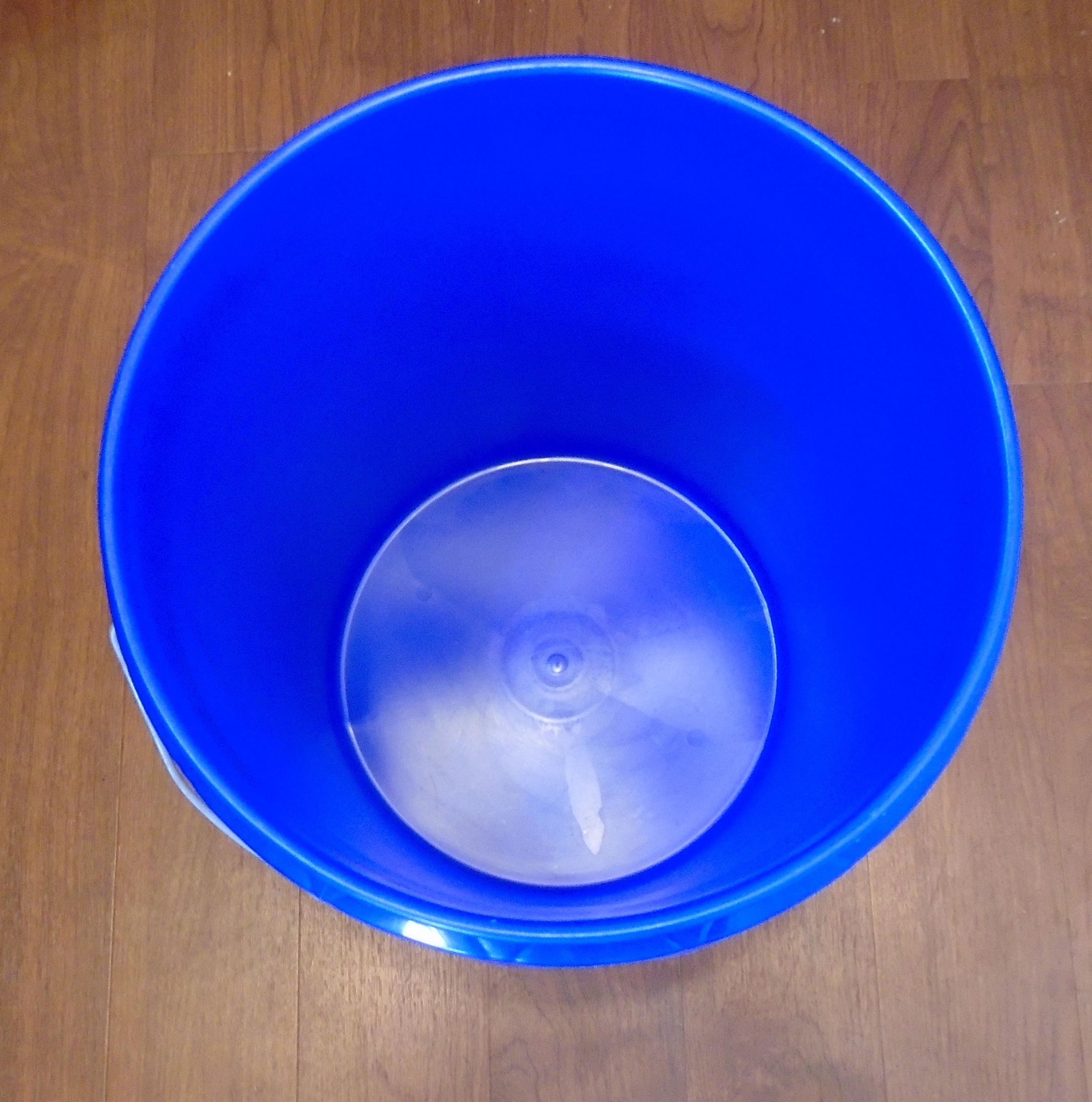 Traveling Pet Bucket : 6 Steps (with Pictures) - Instructables