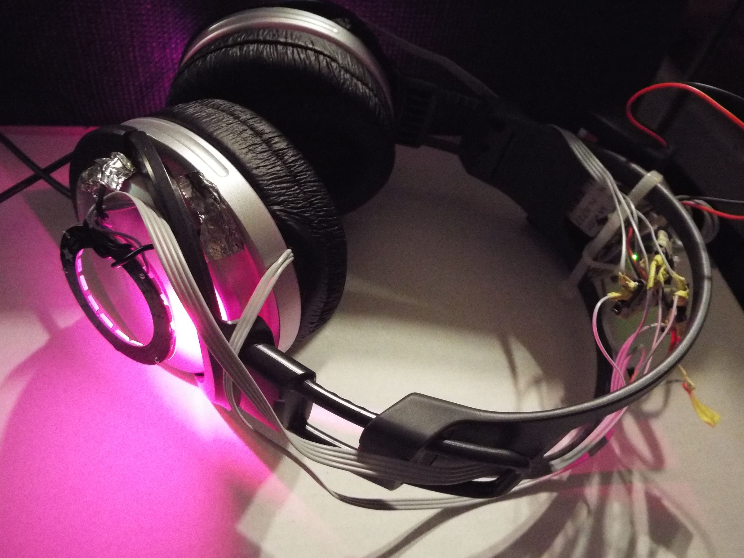 Adafruit Flora NeoPixel LED Ring Headphone Mod : 4 Steps (with Pictures ...