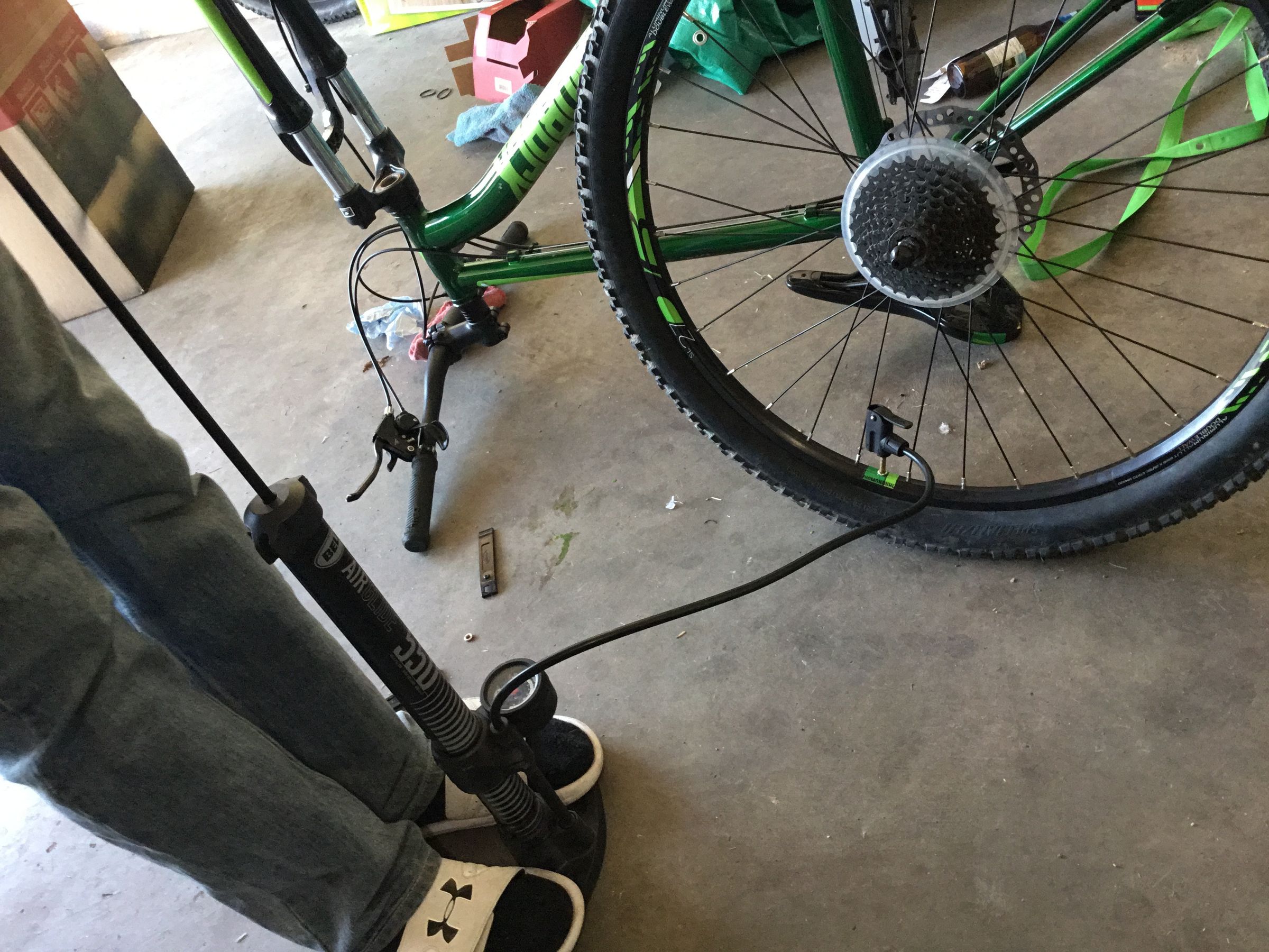How to Change an Inner Tube With Presta Valve : 12 Steps - Instructables