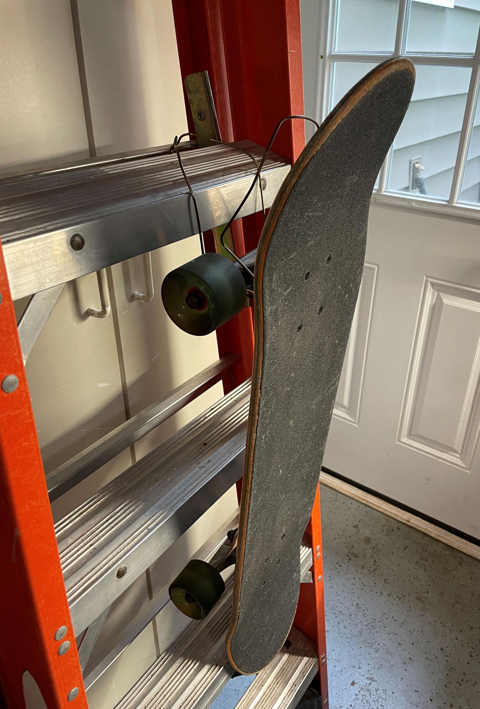 Portable Skateboard "Hanger"/Mount : 5 Steps (with Pictures ...