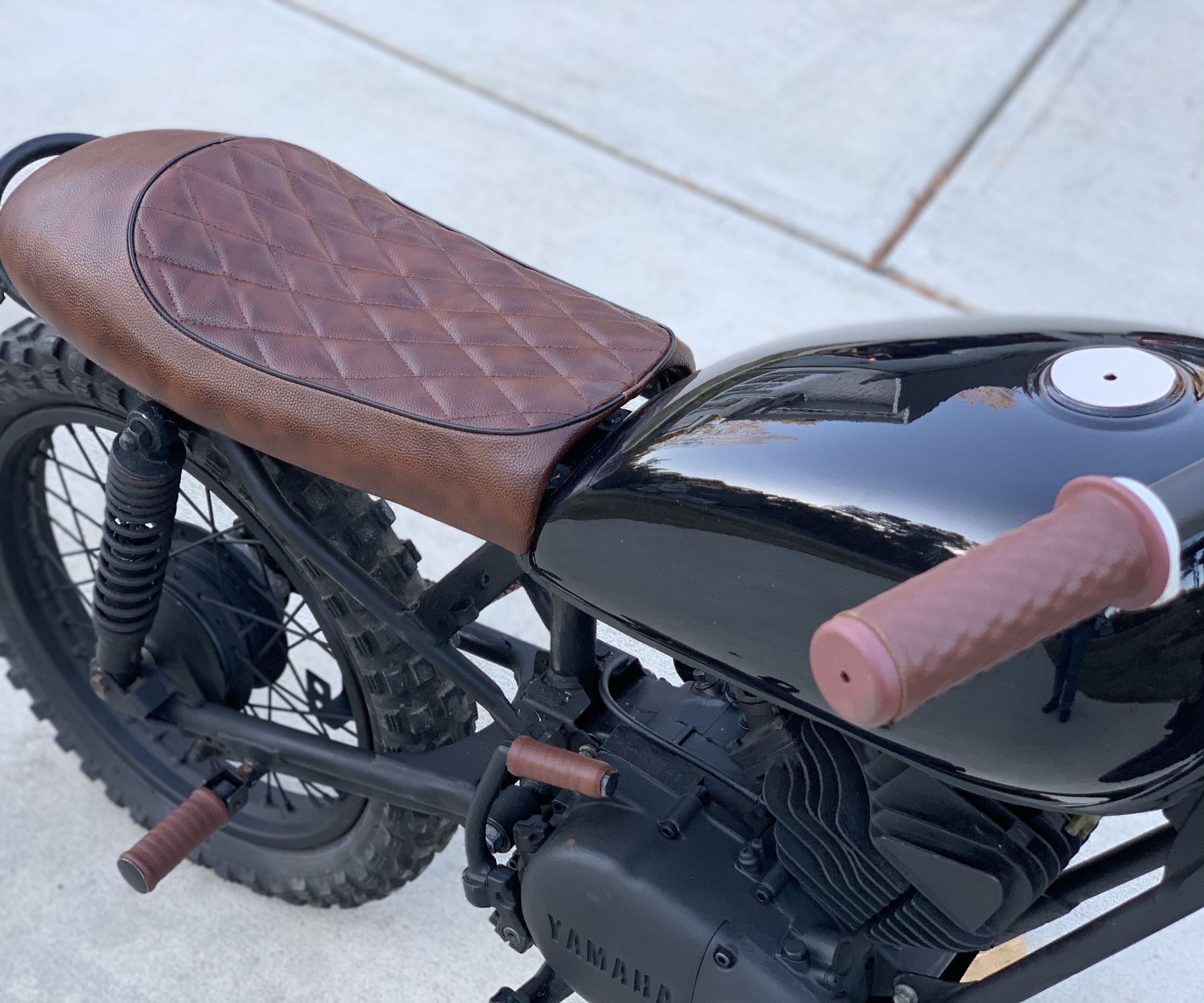 EASY LEATHER GRIPS FOR MOTORCYCLE : 6 Steps (with Pictures) - Instructables