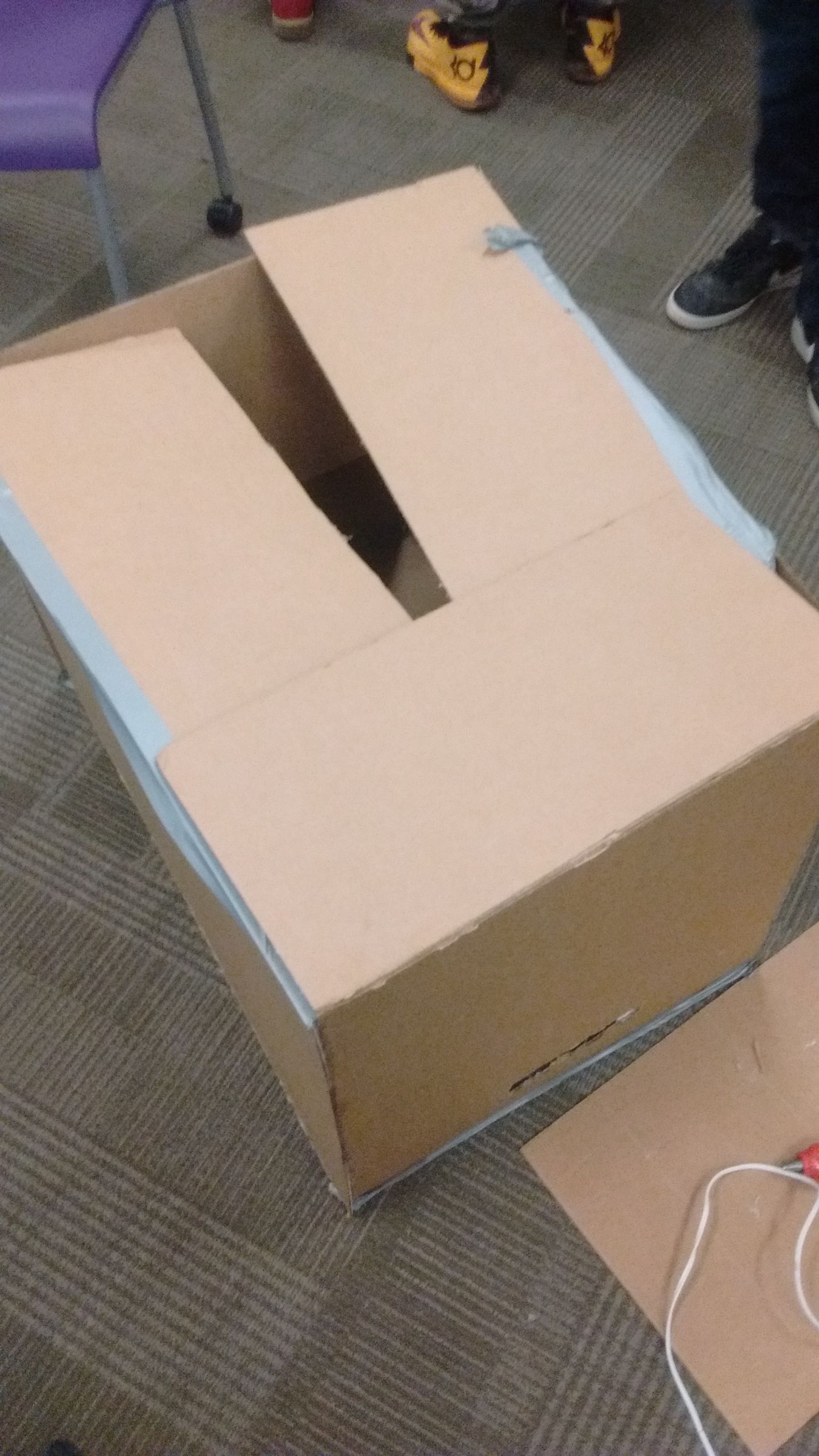 Metal Gear Solid Sneaking Box : 3 Steps - Instructables