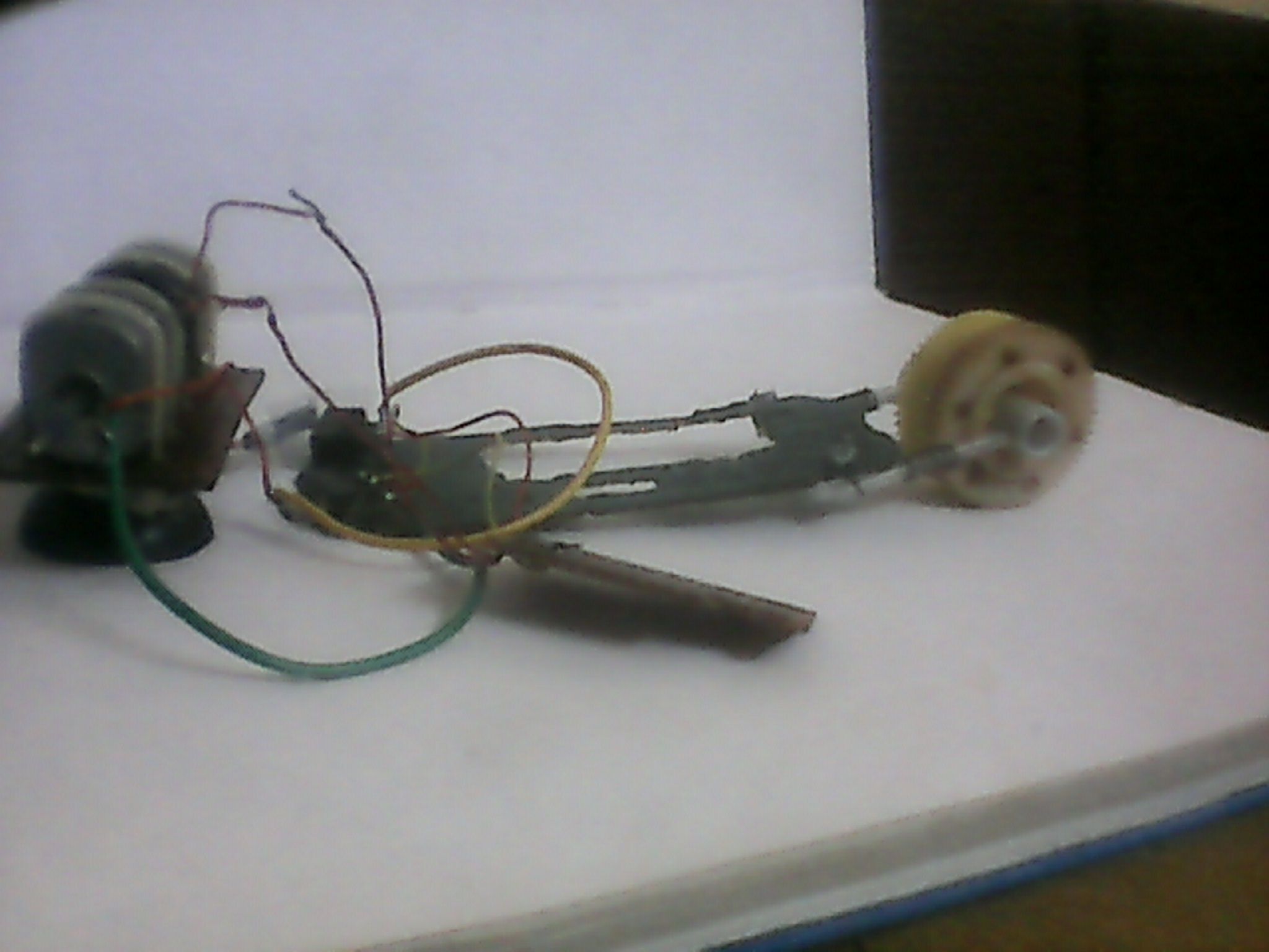 SIMPLE OBSTACLE DETECTING ROVER : 9 Steps - Instructables