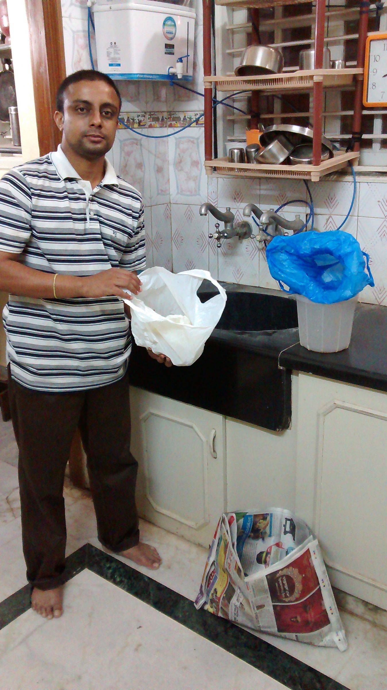Eco Friendly Paper / Newspaper Dustbin : 7 Steps - Instructables
