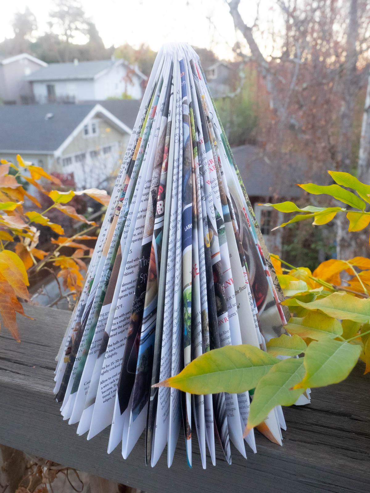 Simple Magazine Christmas Tree : 5 Steps (with Pictures) - Instructables