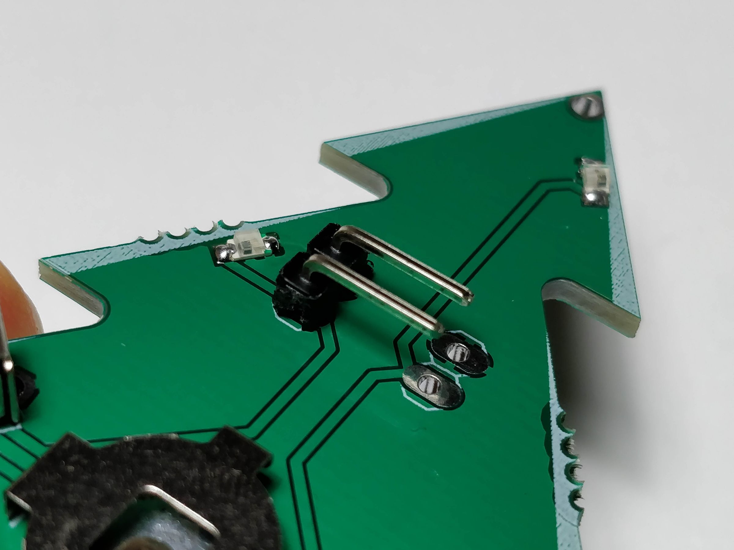 $1 PCB Christmas Tree : 7 Steps (with Pictures) - Instructables