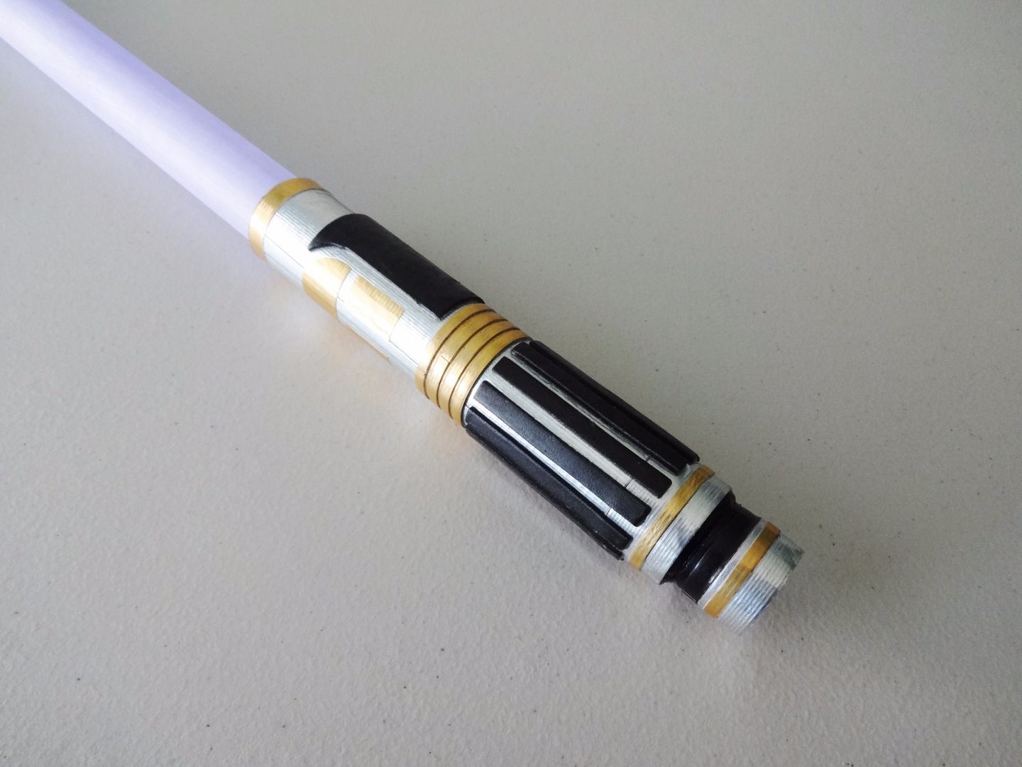 Easy $5 Lightsabers : 18 Steps (with Pictures) - Instructables