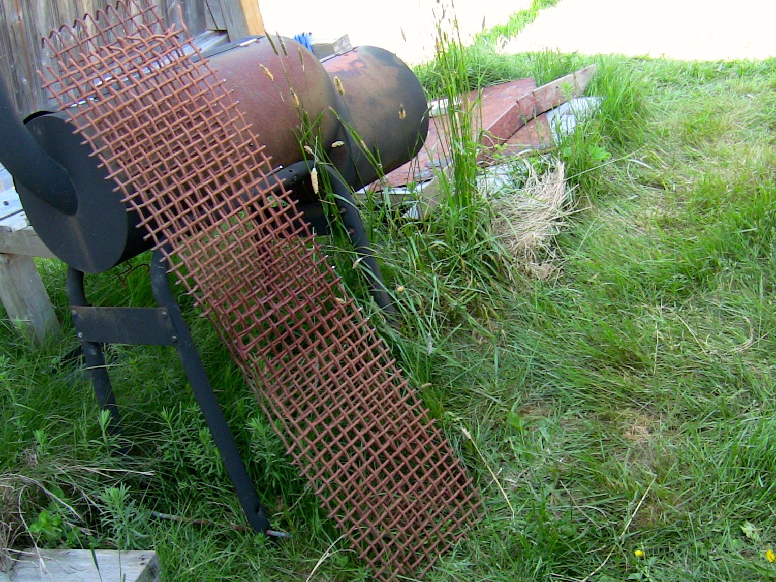 Homemade Soil Screener/sifter : 11 Steps (with Pictures) - Instructables