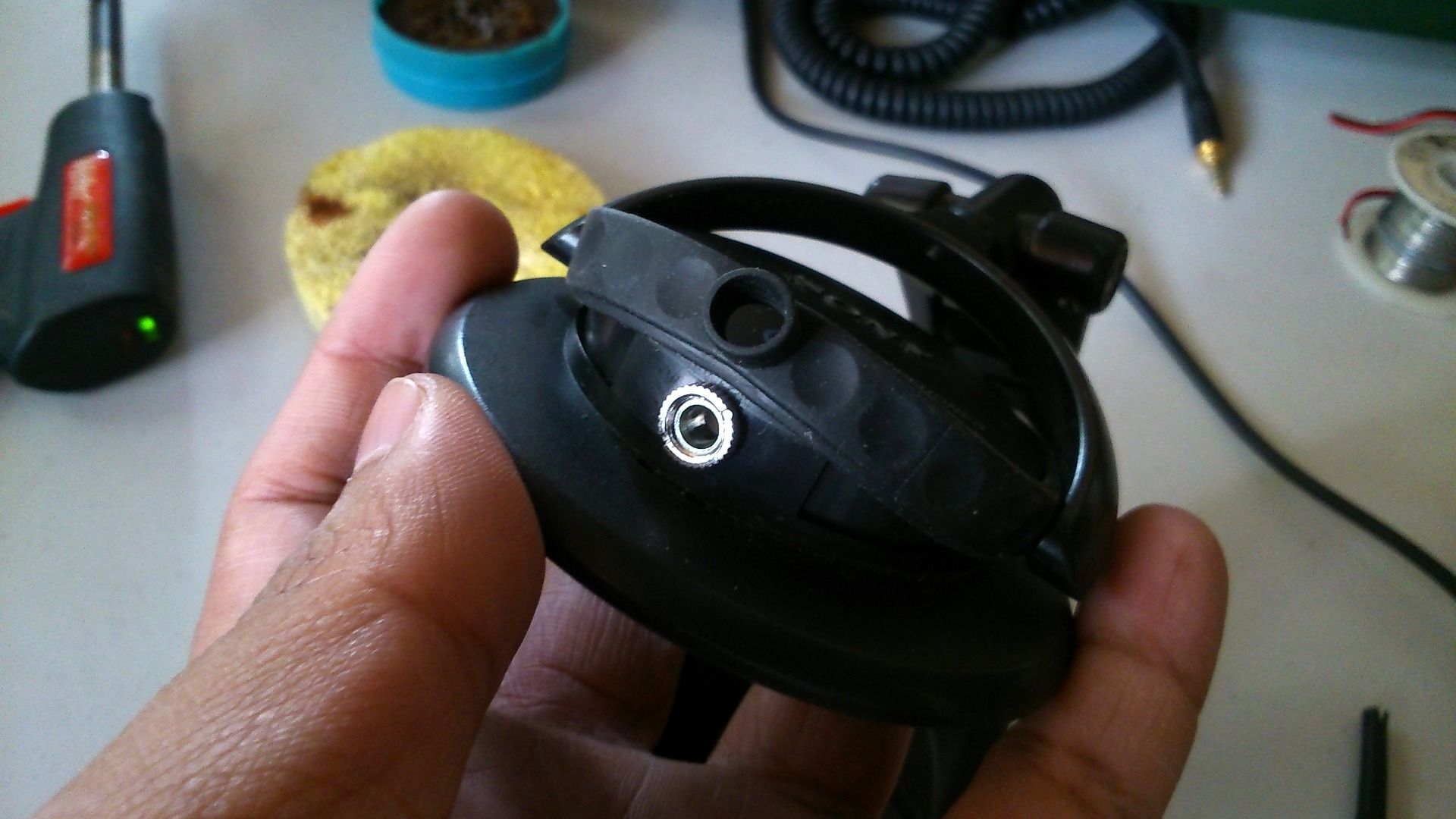 Headphone Removable Cable - Sony MDR-V500 : 9 Steps - Instructables