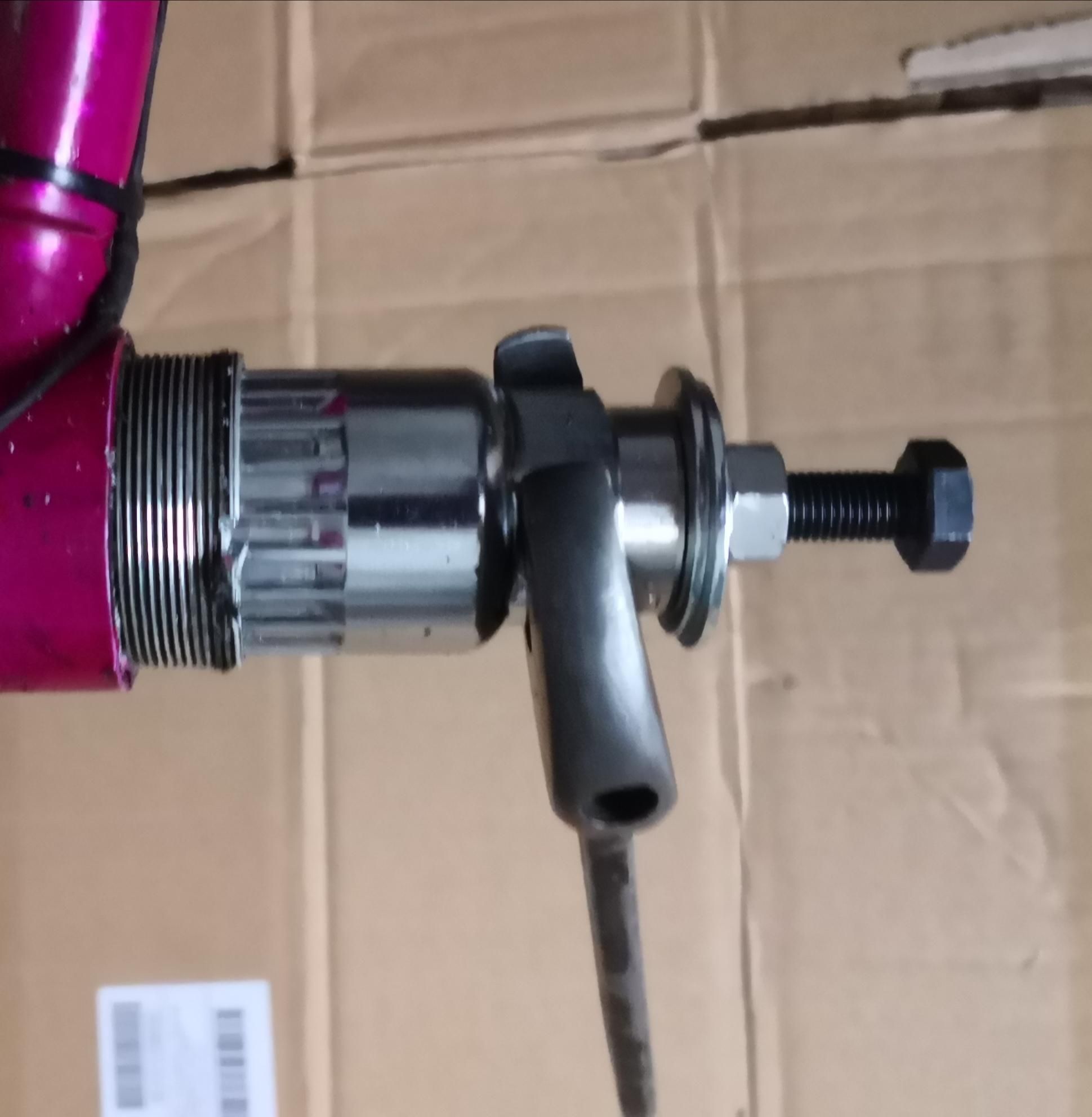 Seized Square-Taper Bottom Bracket Removal, the Knuckle-friendly Way ...