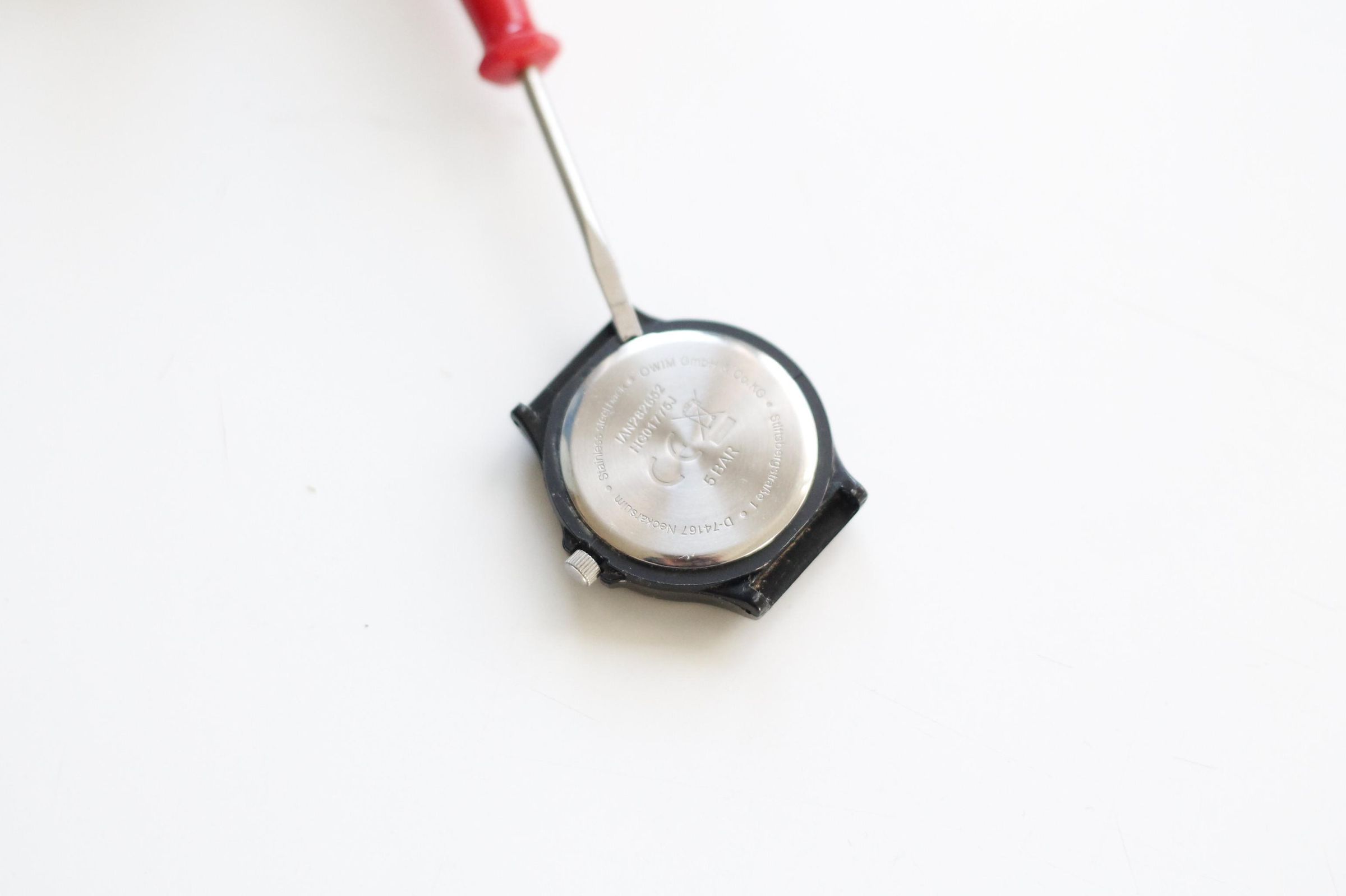 Converting a Wristwatch Into a Desk Clock : 4 Steps (with Pictures ...