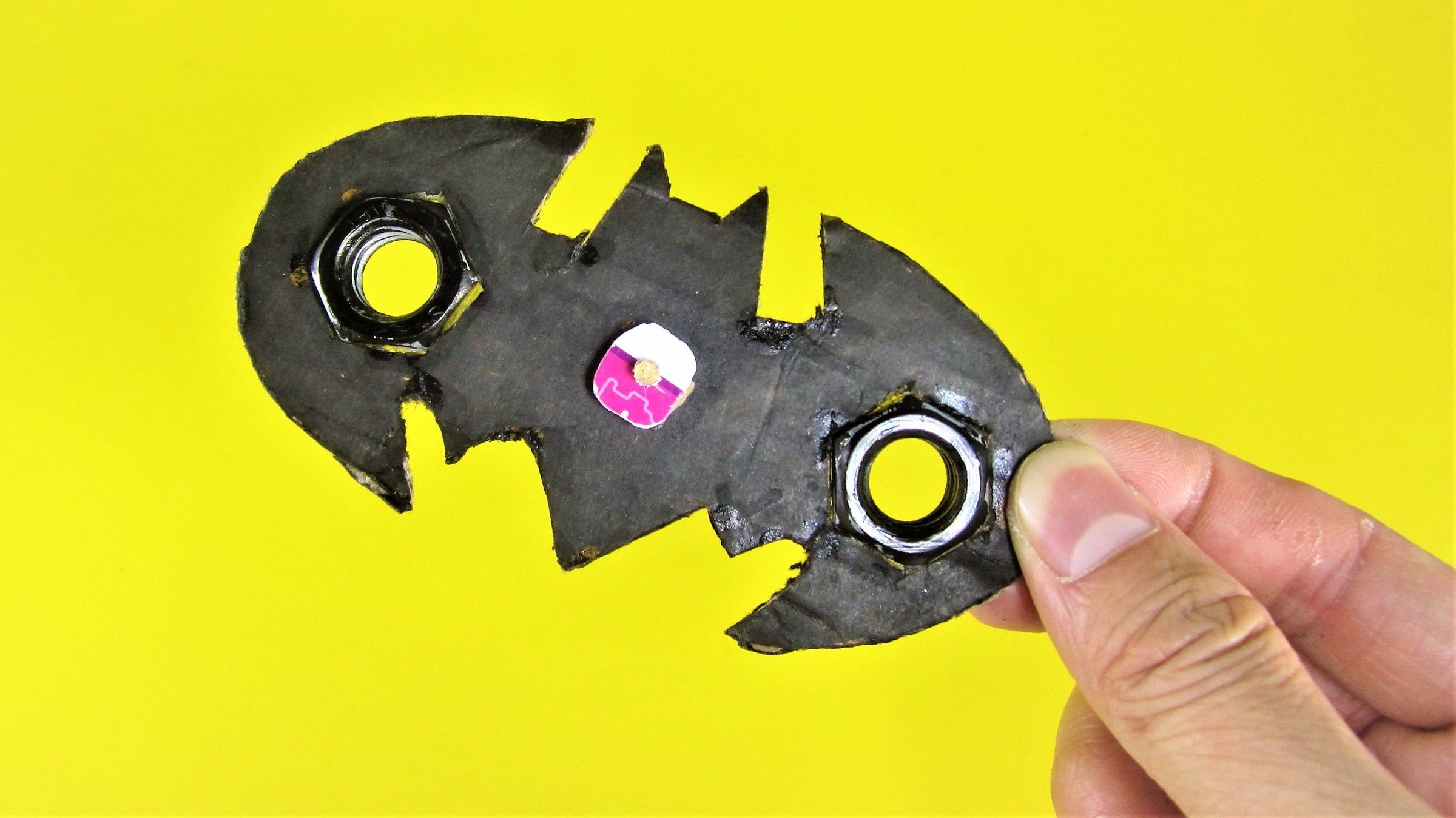 Make Batman Fidget Spinner Without Bearings : 4 Steps - Instructables