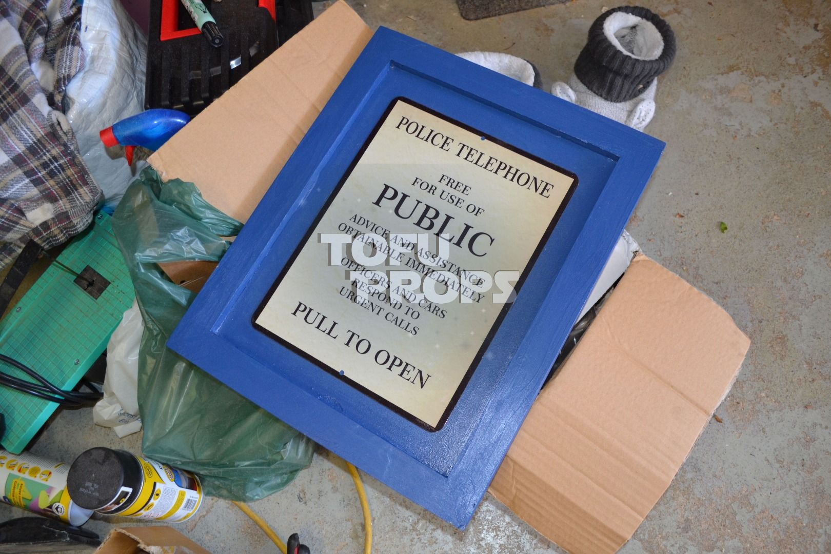 TARDIS DR WHO Life Size - Instructables