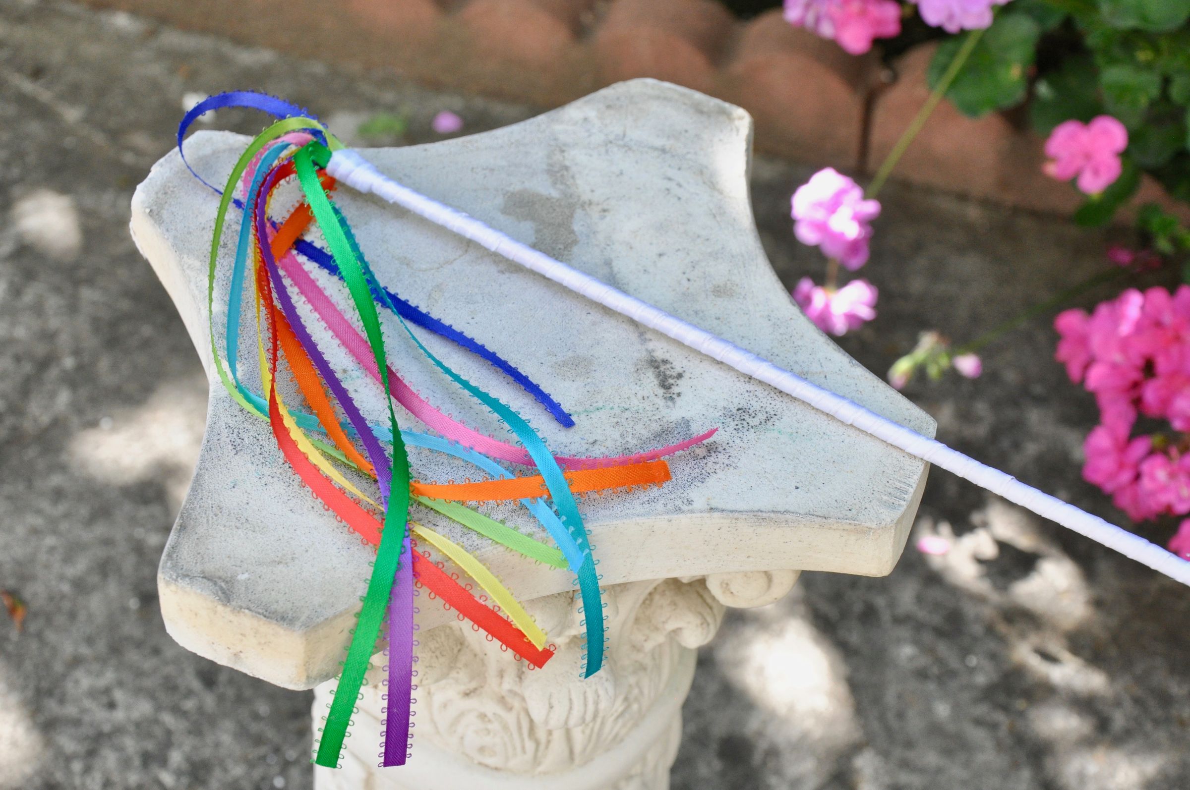 Easy Ribbon Wand : 6 Steps (with Pictures) - Instructables