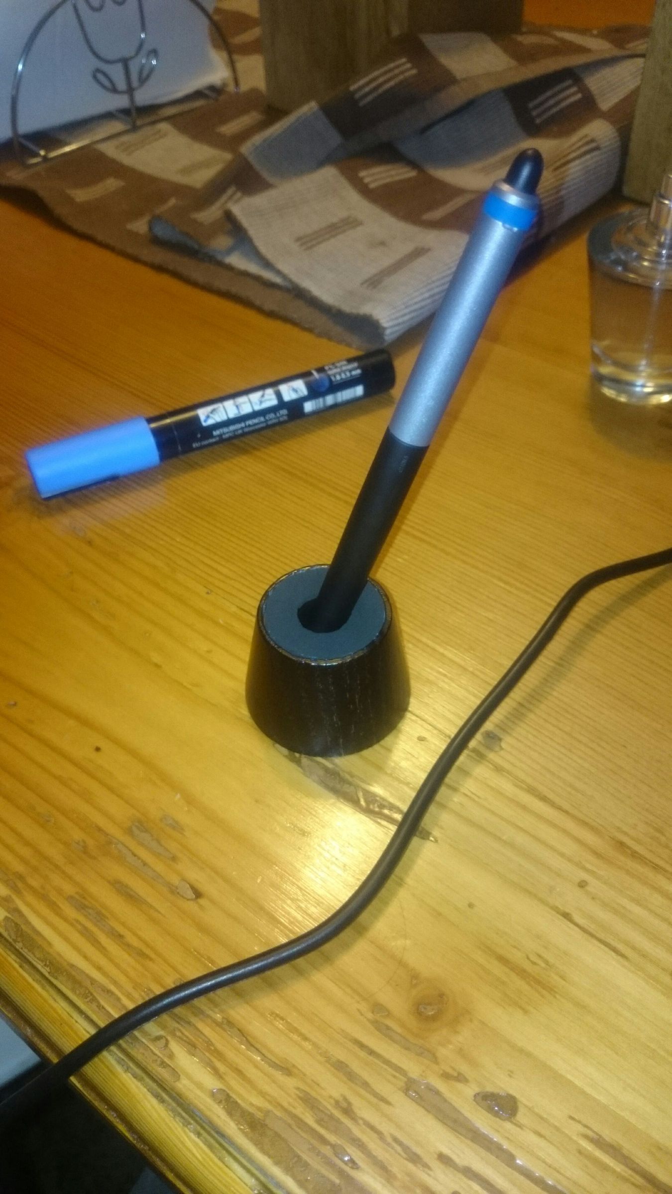 Wacom Pen Holder/stand : 4 Steps - Instructables