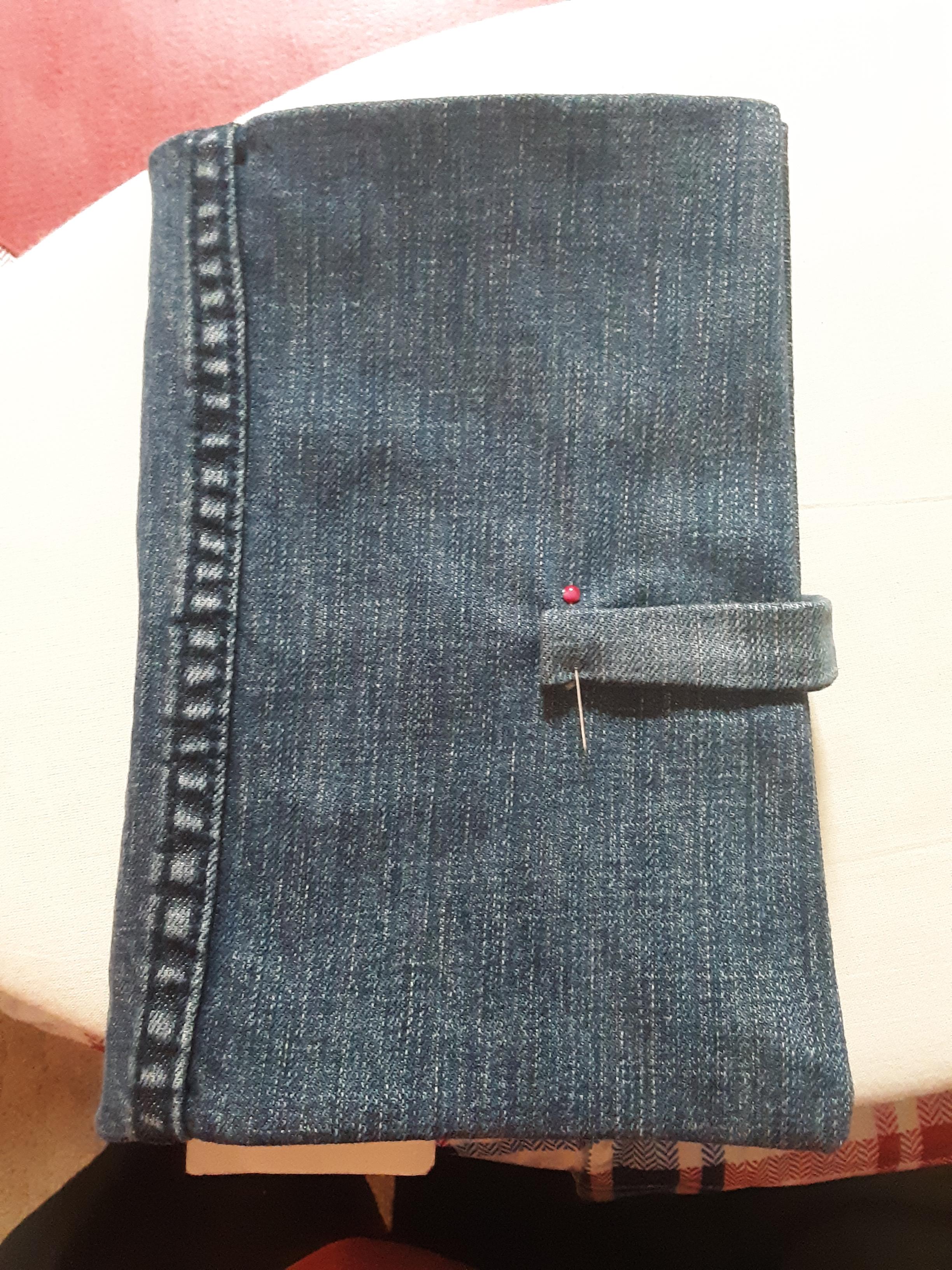 Recycled Denim Book Protector : 6 Steps (with Pictures) - Instructables