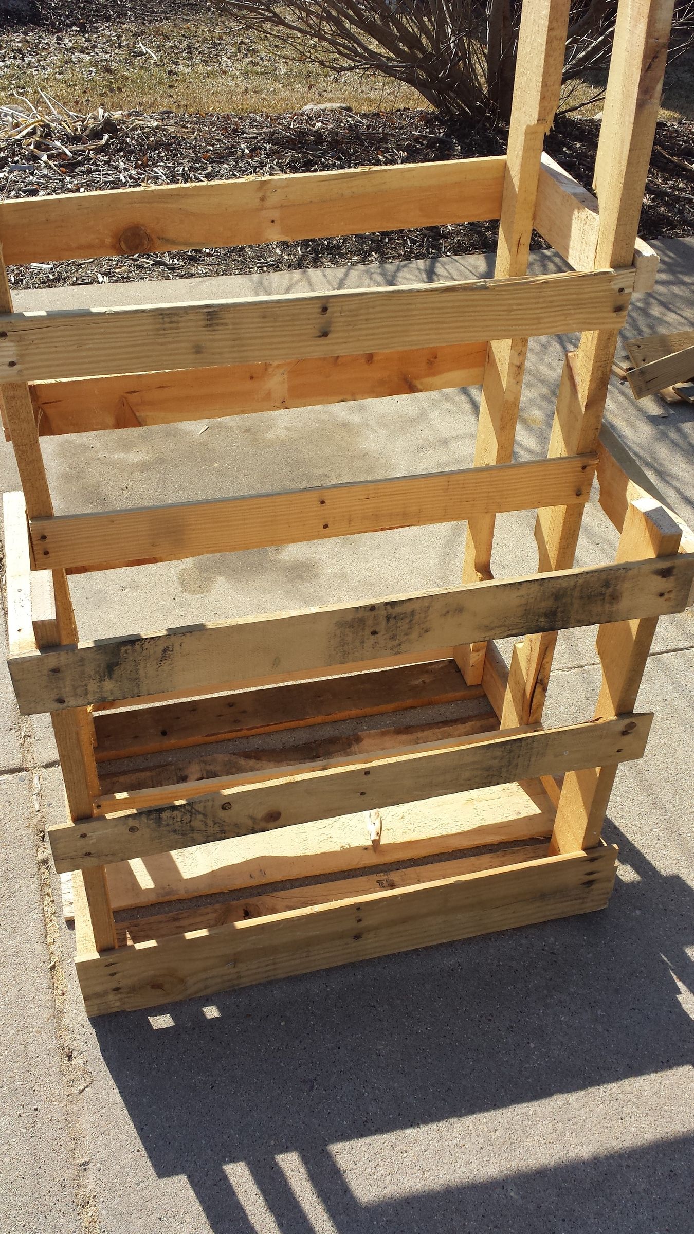 The P.A.L.L.E.T. (Pallet and Loose Lumber Enclosure Tower) : 4 Steps ...