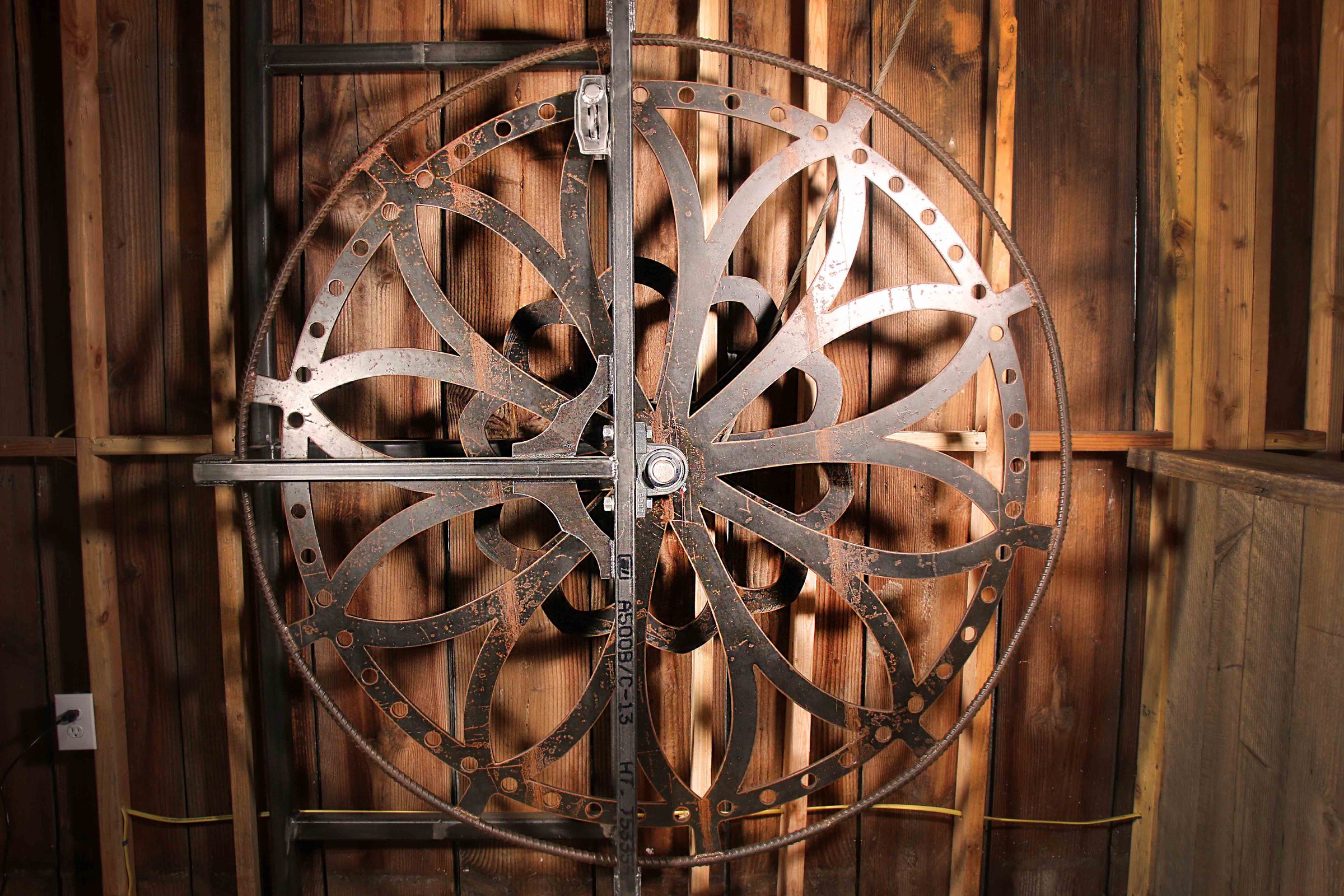 Retractable Barn Chandelier for My Sister's Wedding Reception : 8 Steps ...
