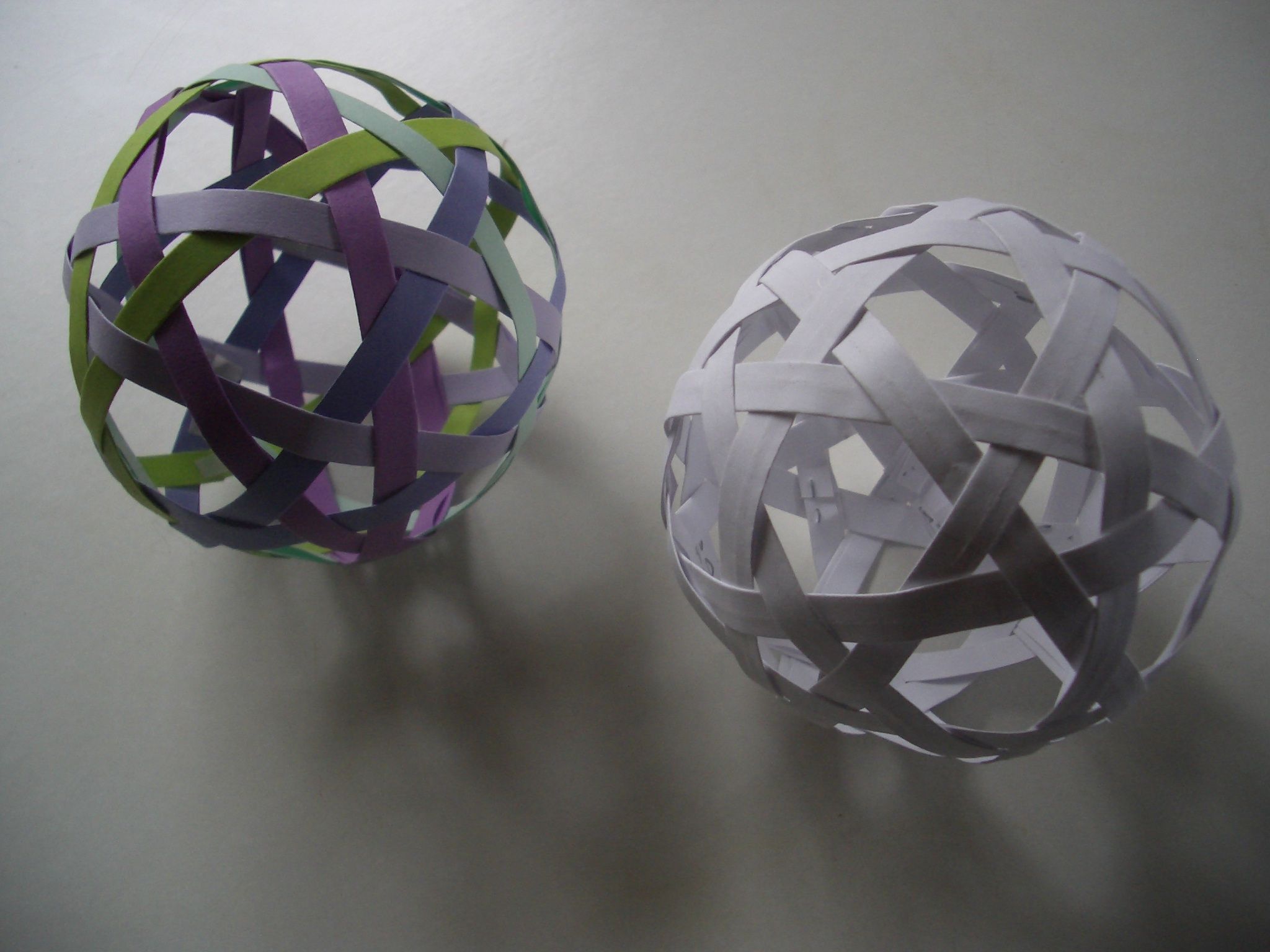 10 Strip Woven Ball : 4 Steps (with Pictures) - Instructables