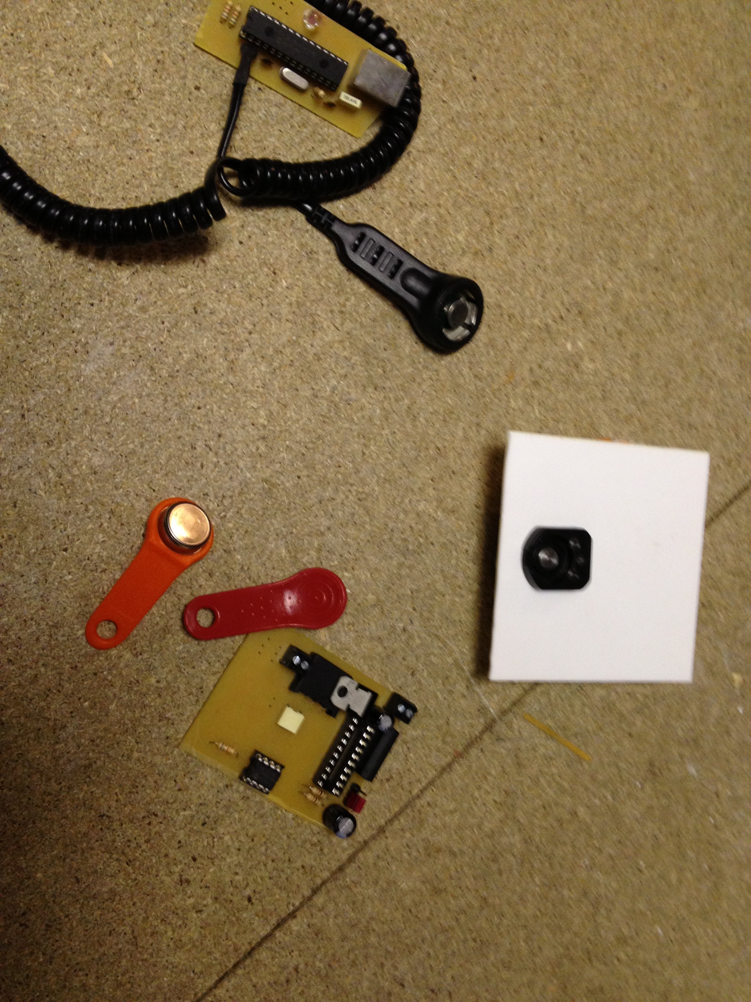 USB Reprogrammable IButton Door Lock : 8 Steps - Instructables