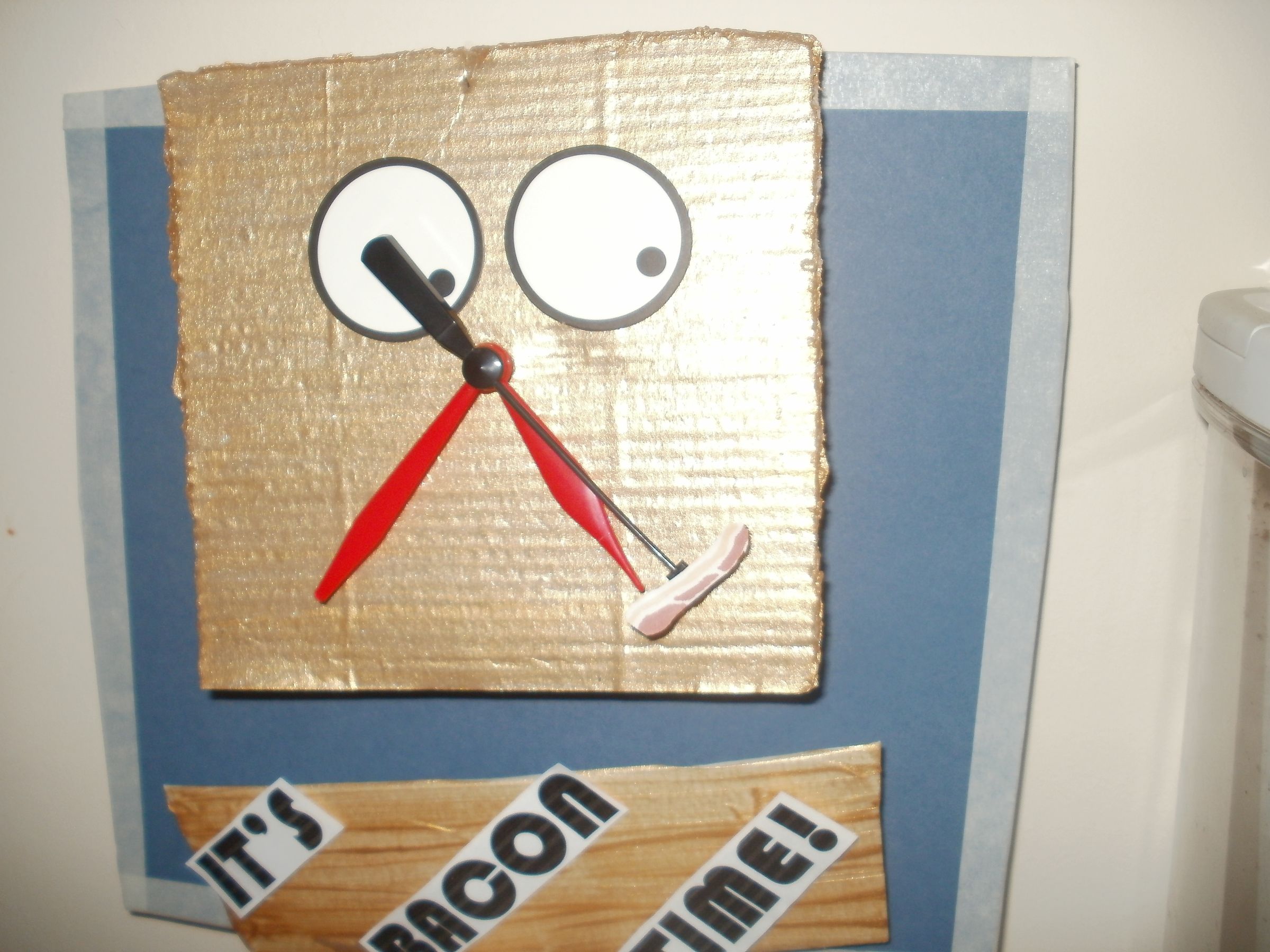 Oogling Bacon Clock! : 4 Steps - Instructables