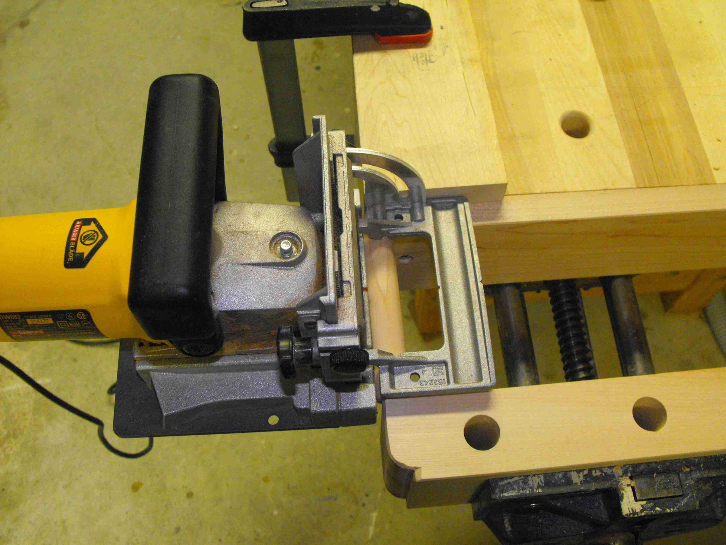 Round Bench Dogs With Non Damaging Nylon Springs - Instructables