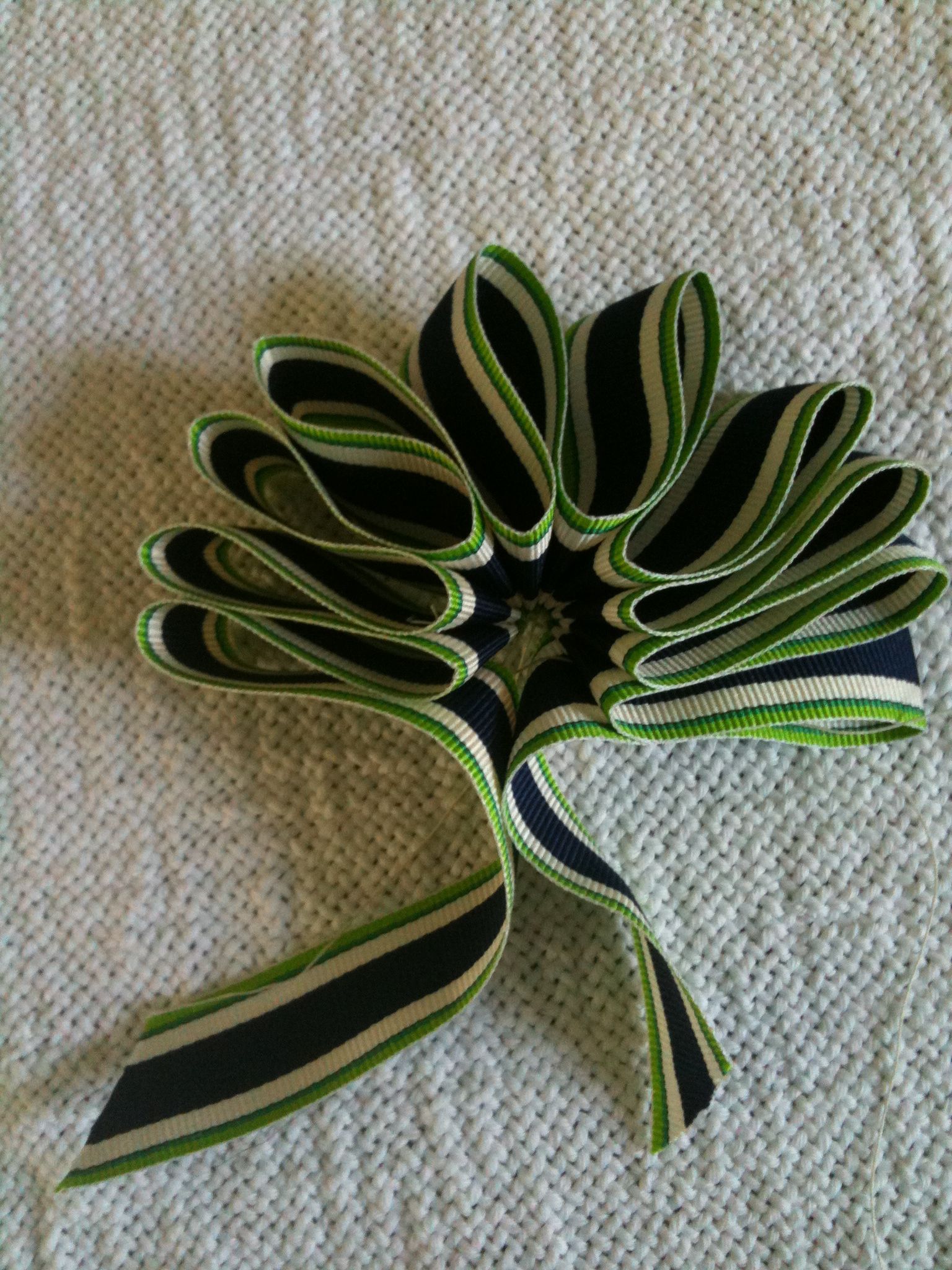 Make a Ribbon Cockade : 10 Steps - Instructables