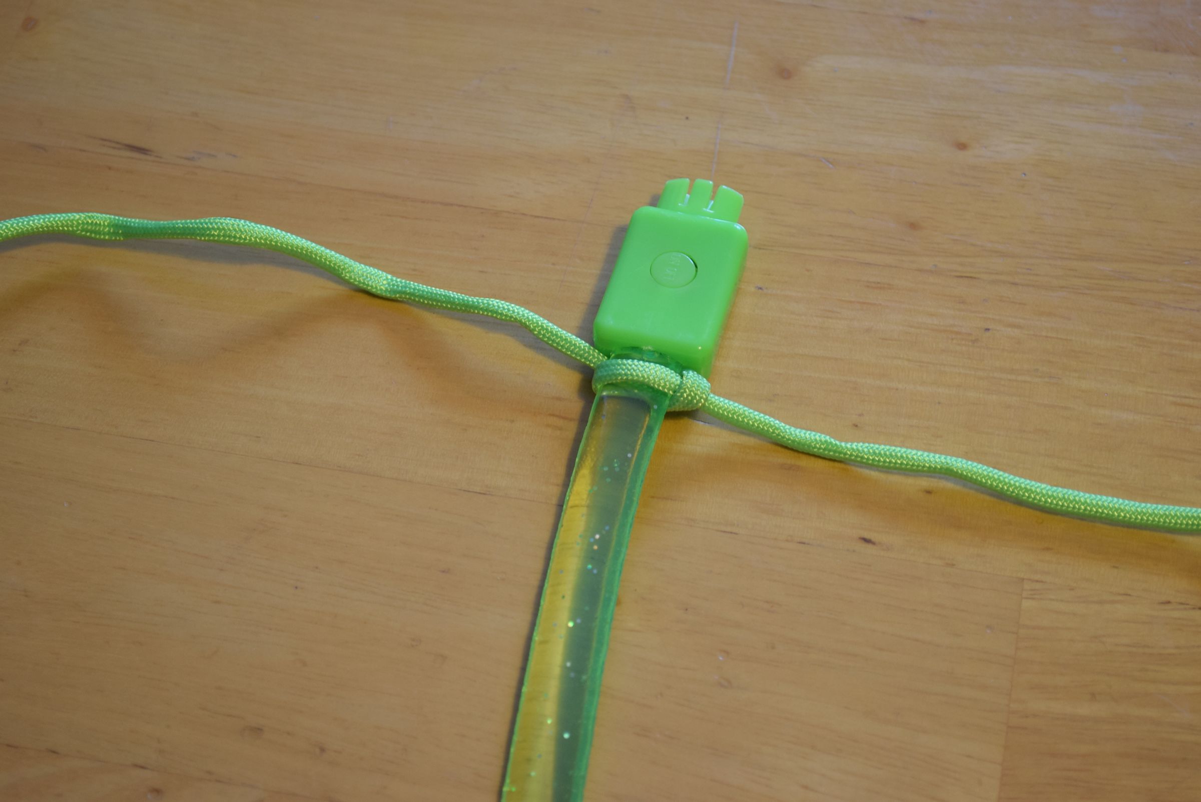How to Make a Flashing LED Paracord Bracelet : 7 Steps (with Pictures ...