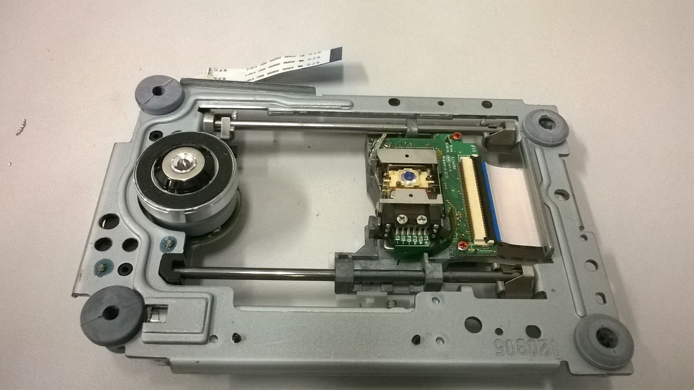 Disassembling a CD/DVD Reader and Reusing Its Parts : 12 Steps (with ...