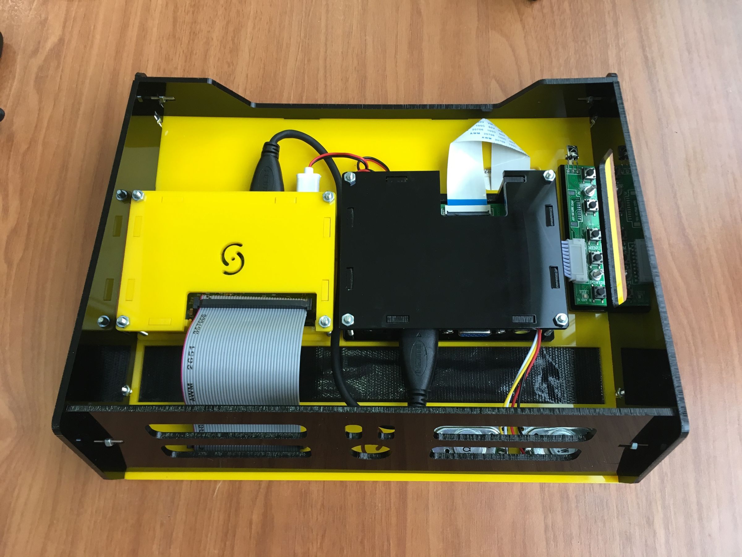 Samytronix Pi: DIY Raspberry Pi Desktop Computer (with Accessible GPIO ...
