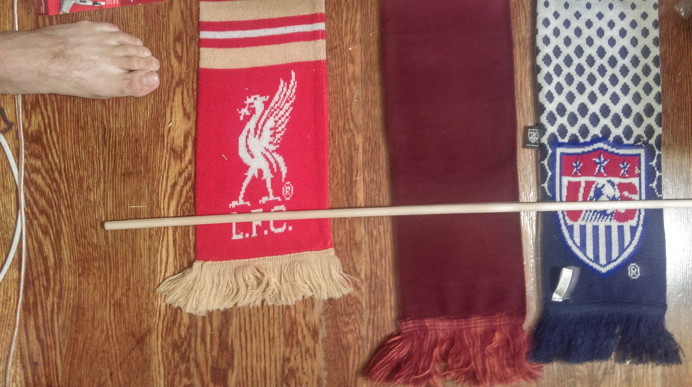 Hanging Scarf Display : 6 Steps - Instructables