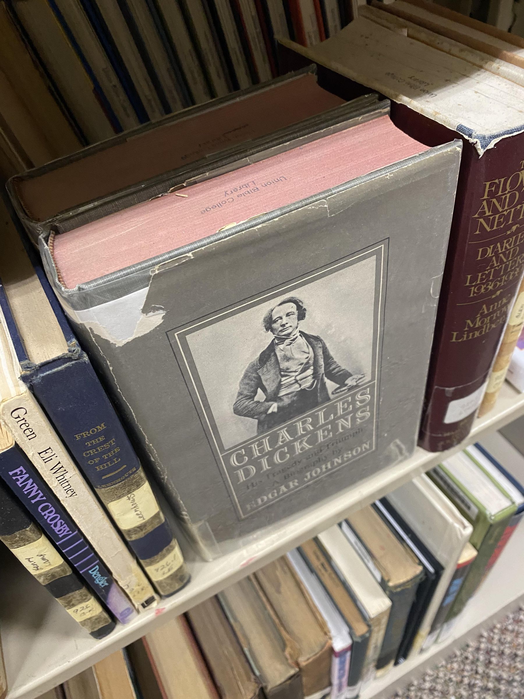 Free Face-Out Display Bookshelf : 6 Steps - Instructables