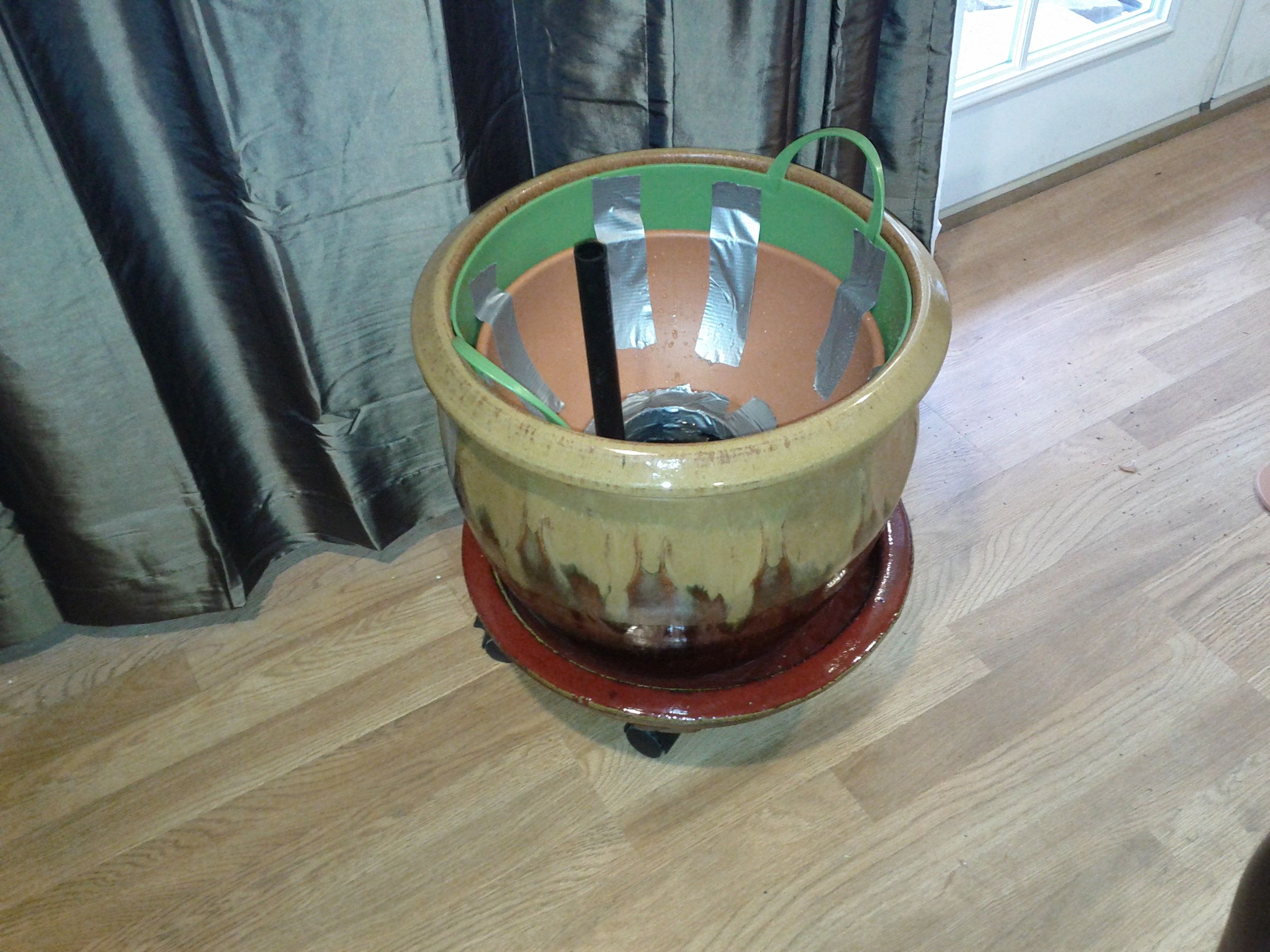 Self Watering Pot Insert for Large Pot : 3 Steps - Instructables